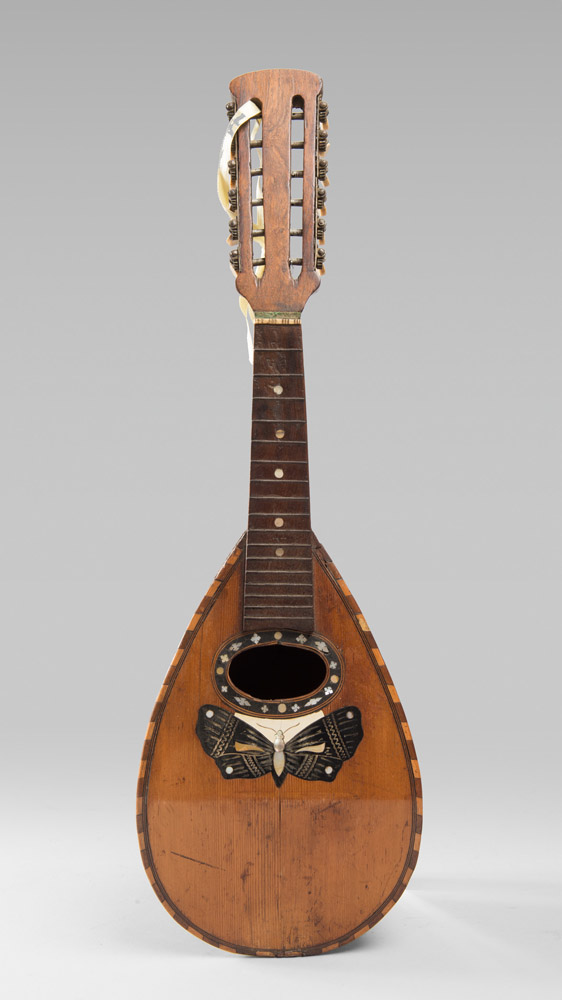 SICILIAN MANDOLIN WITH SIX CHORDS, CATANIA 20TH CENTURY body of smooth ...