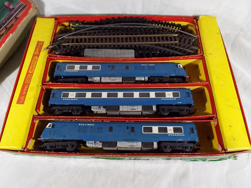 Model railways - a Triang Hornby electric train set, The Blue Pullman ...