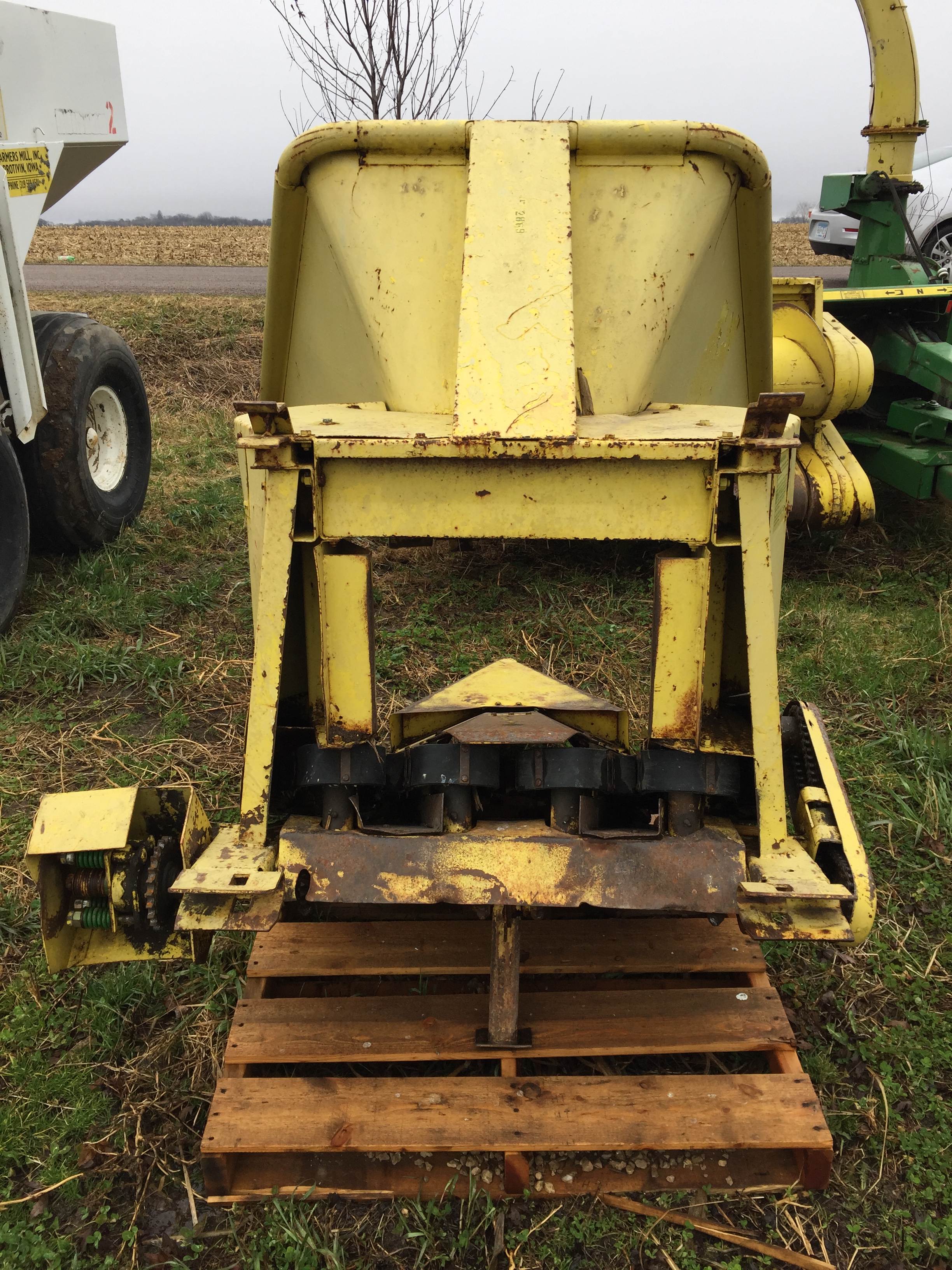 JD Chopper 2 Row Corn Head