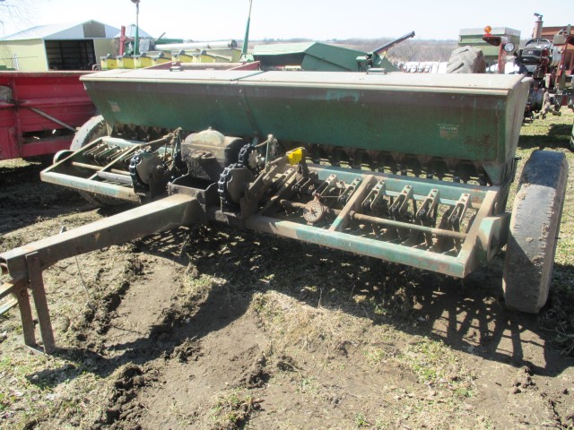 Oliver grain drill, dbl disc, w/grass seed