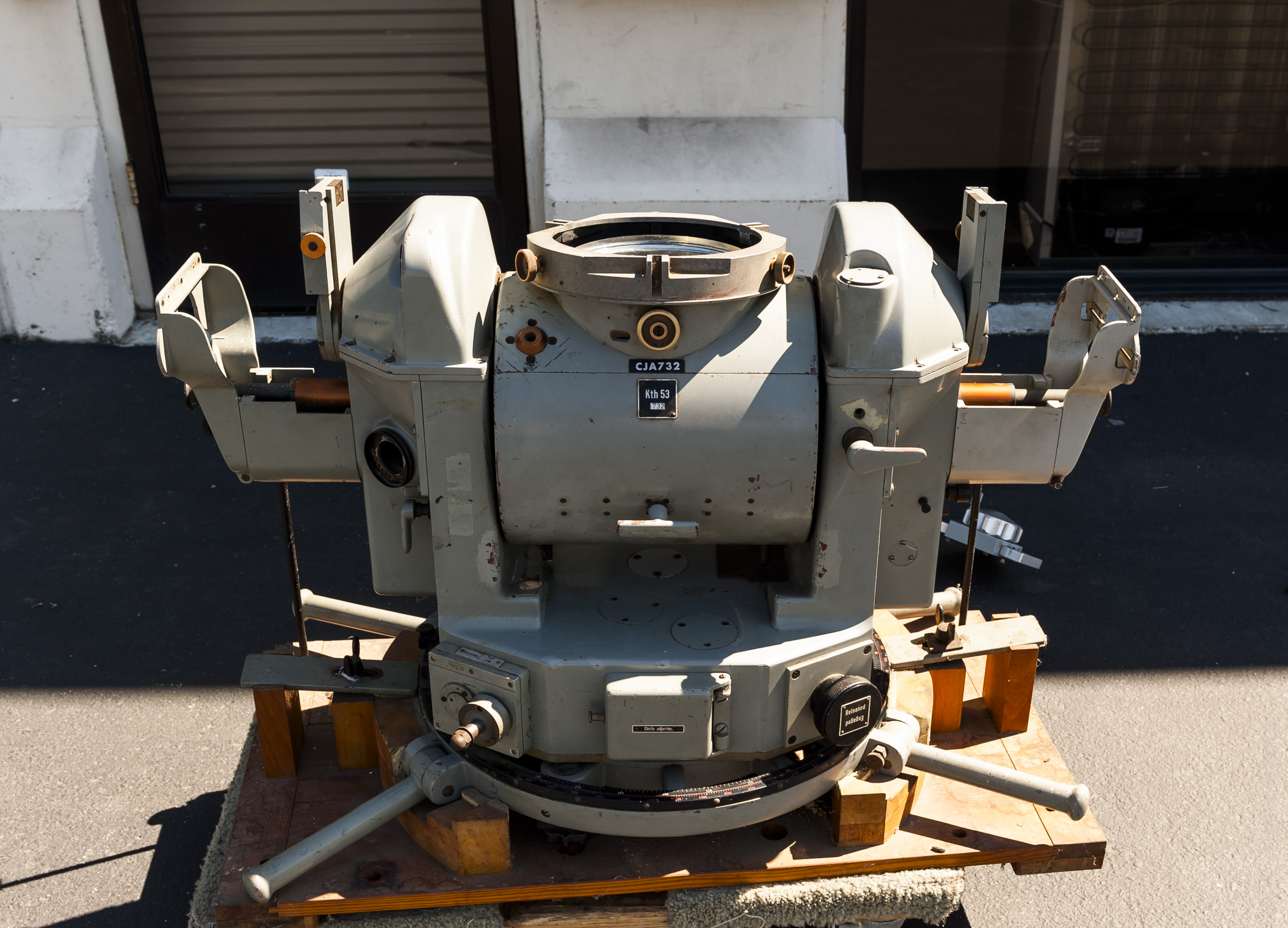 Askania KTH 53 Cinetheodolite. A metric tracking instrument with 35 mm ...