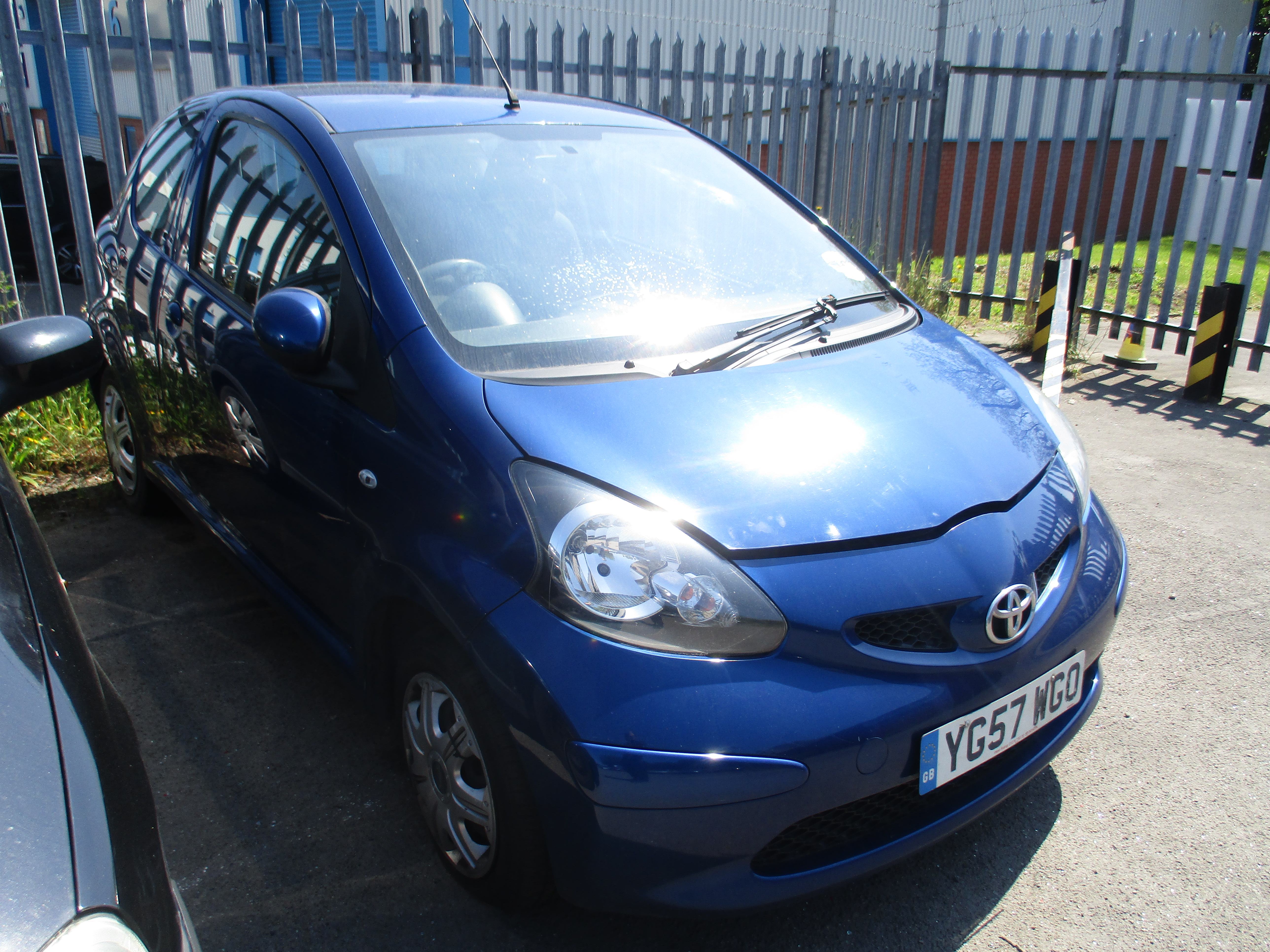 TOYOTA AYGO BLUE VVT-I 1.0L 3 DOOR HATCHBACK - petrol - blue Reg No ...