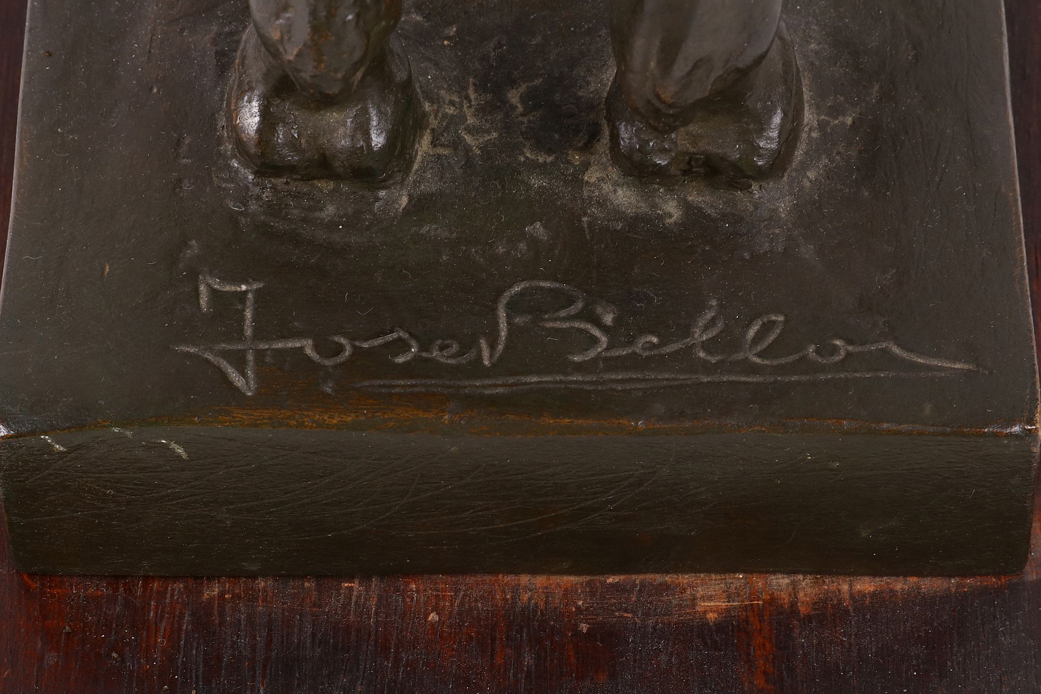 Jose Belloni (Uruguay), green patinated bronze, figures on horseback on ...