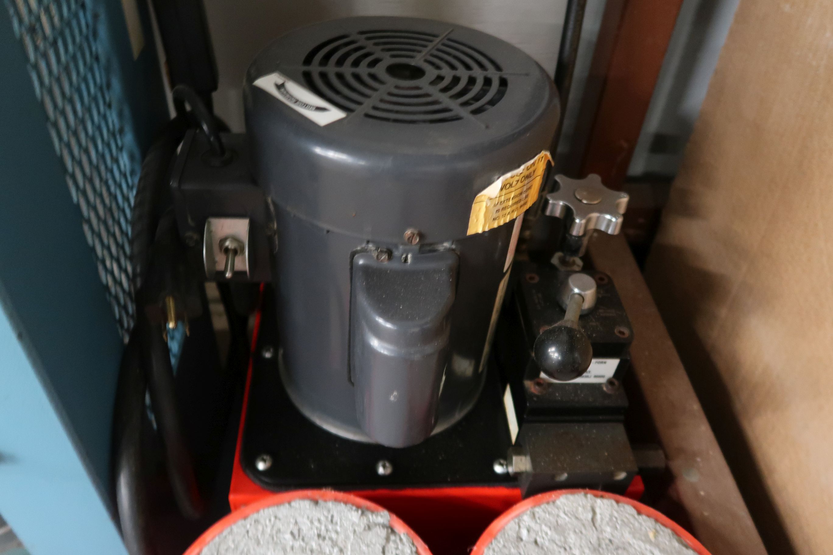 { Group of lots: 672, 673, 674, 675 } FORNEY MODEL F25EX-FCPILOT ...