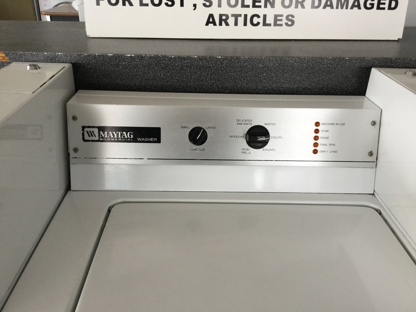 MAYTAG Commercial Washer. Model MAT14CSAWW0. Coin Operated