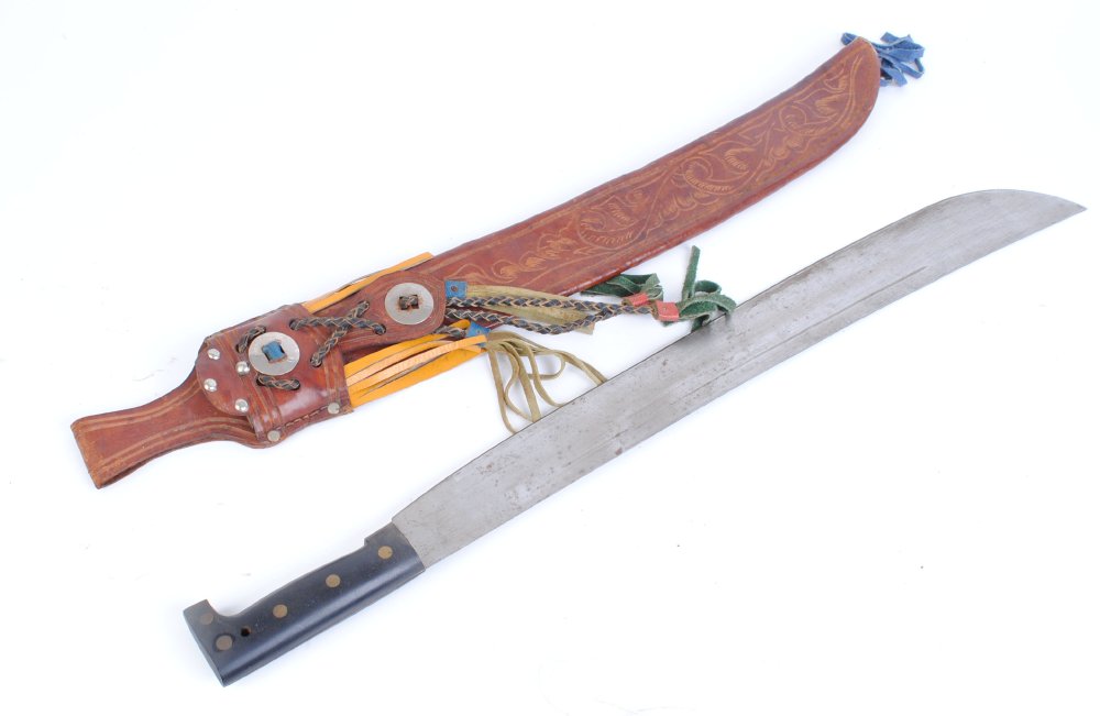 Salvadorian machete with 24 ins single edged blade stamped El Globo ...