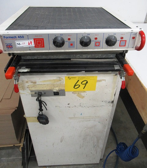 FORMECH 450 VACUUM FORMING MACHINE