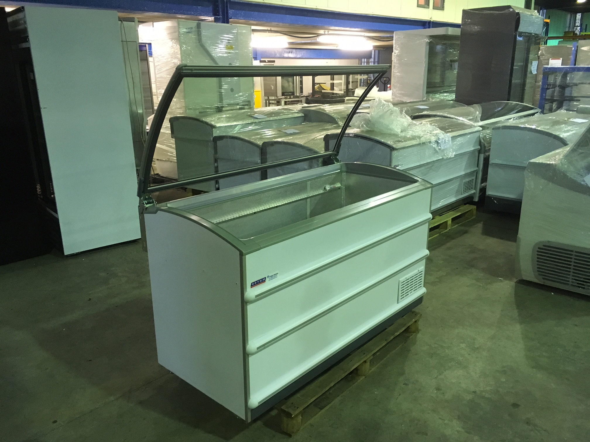 1 x Novum Line Chest Freezer with lift-up glass lid - 1.5m wide ...