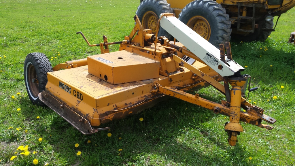 Woods finish mower C80 80"; spare blades Motor: pto 540 Serial #: 0033985?