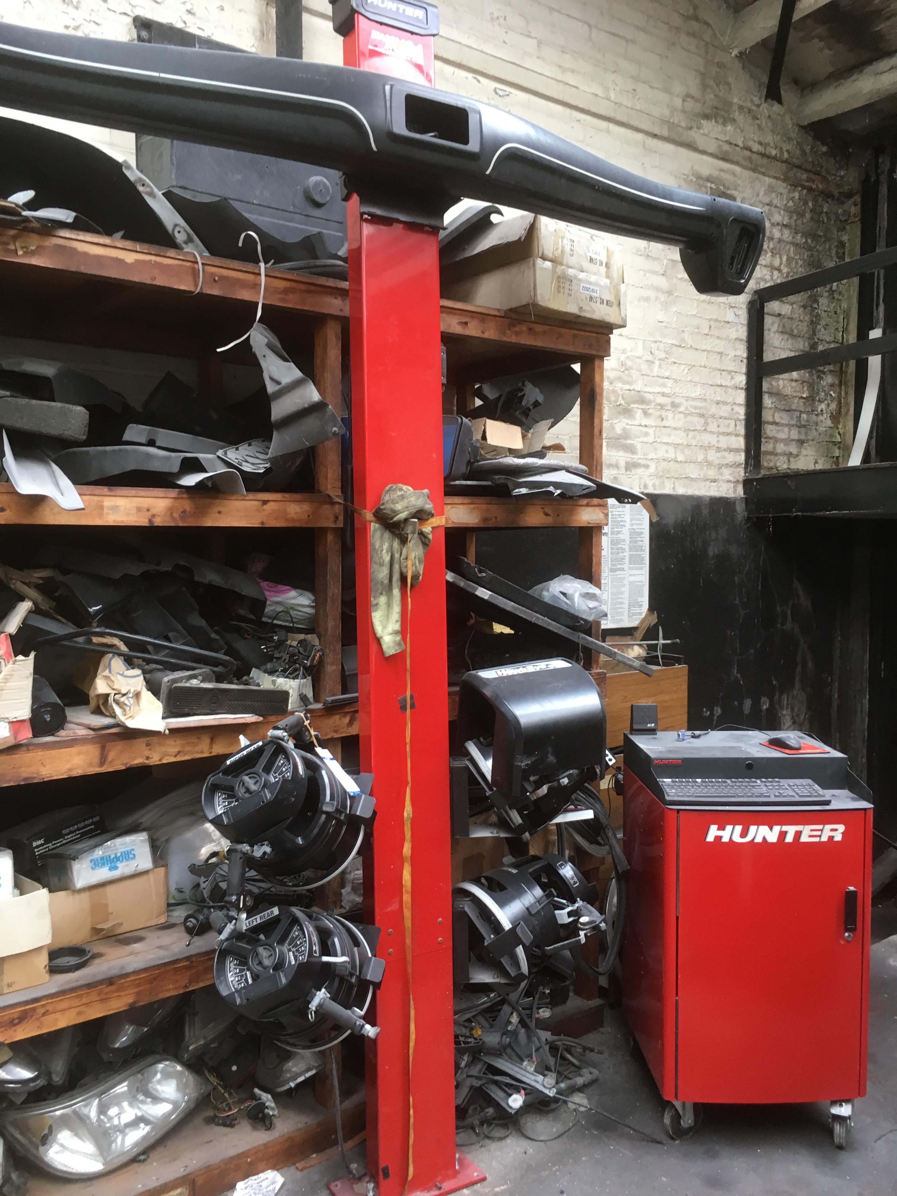 * Hunter Hawk Eye Elite - FC 4 Wheel Laser Alignment System. Serial No ...
