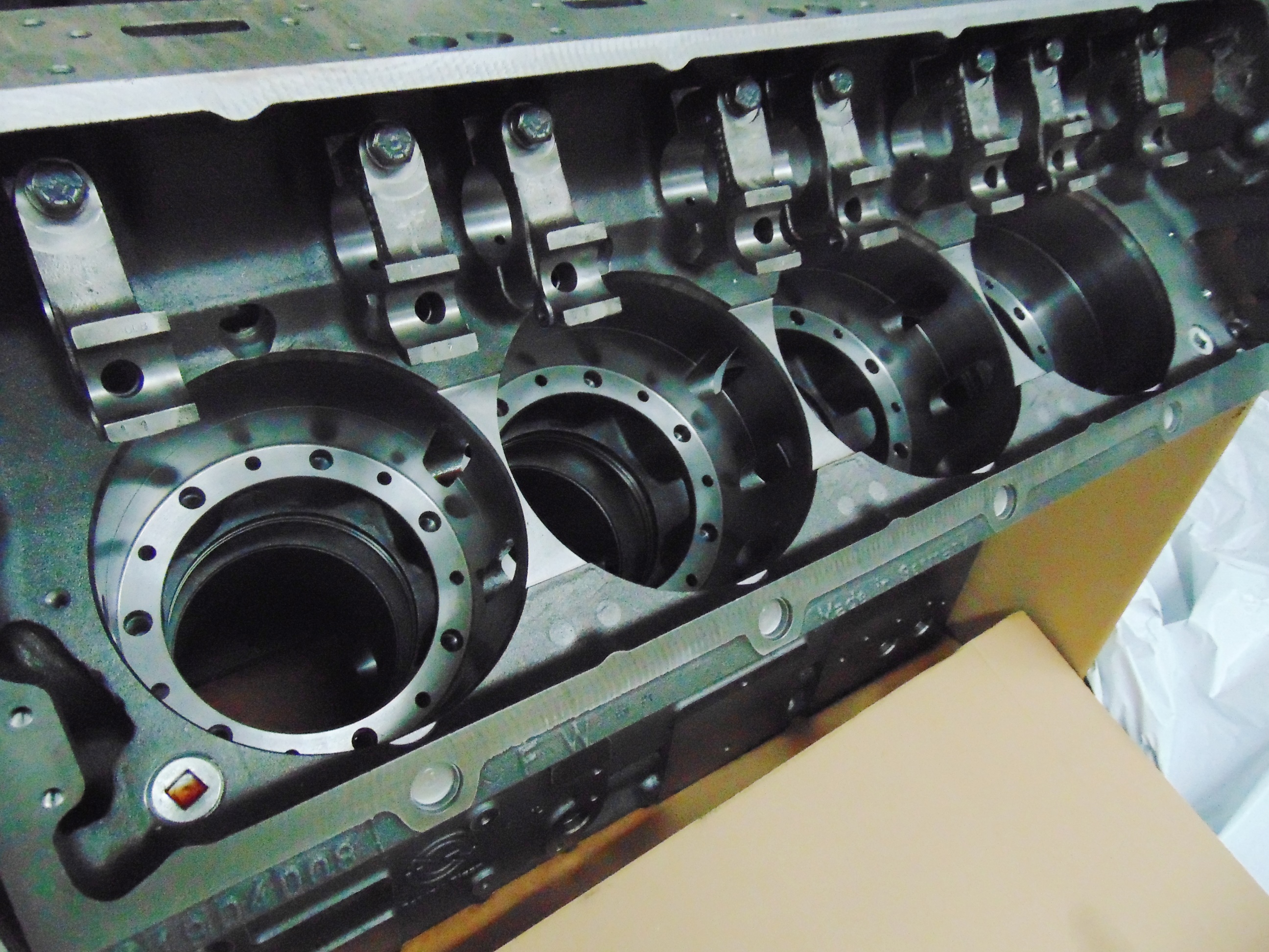 You are bidding on a Brand New & Unused Detroit Diesel V8 20V149 New ...