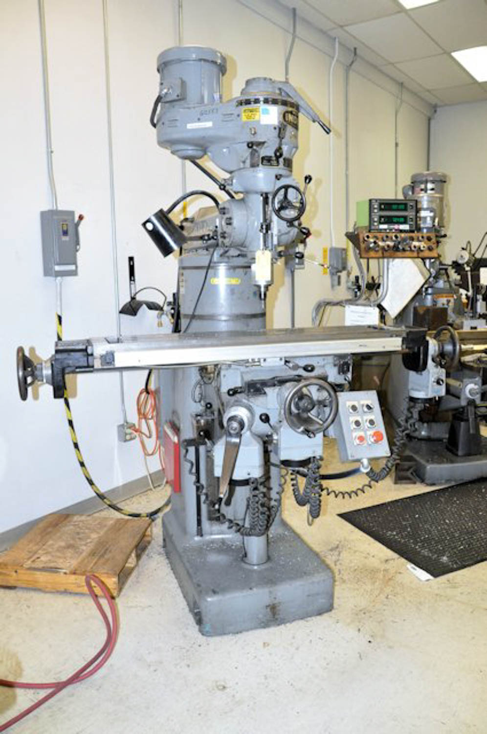WELLS INDEX MODEL 847 VERTICAL MILLING MACHINE, SPINDLE SPEEDS 50-4200 ...