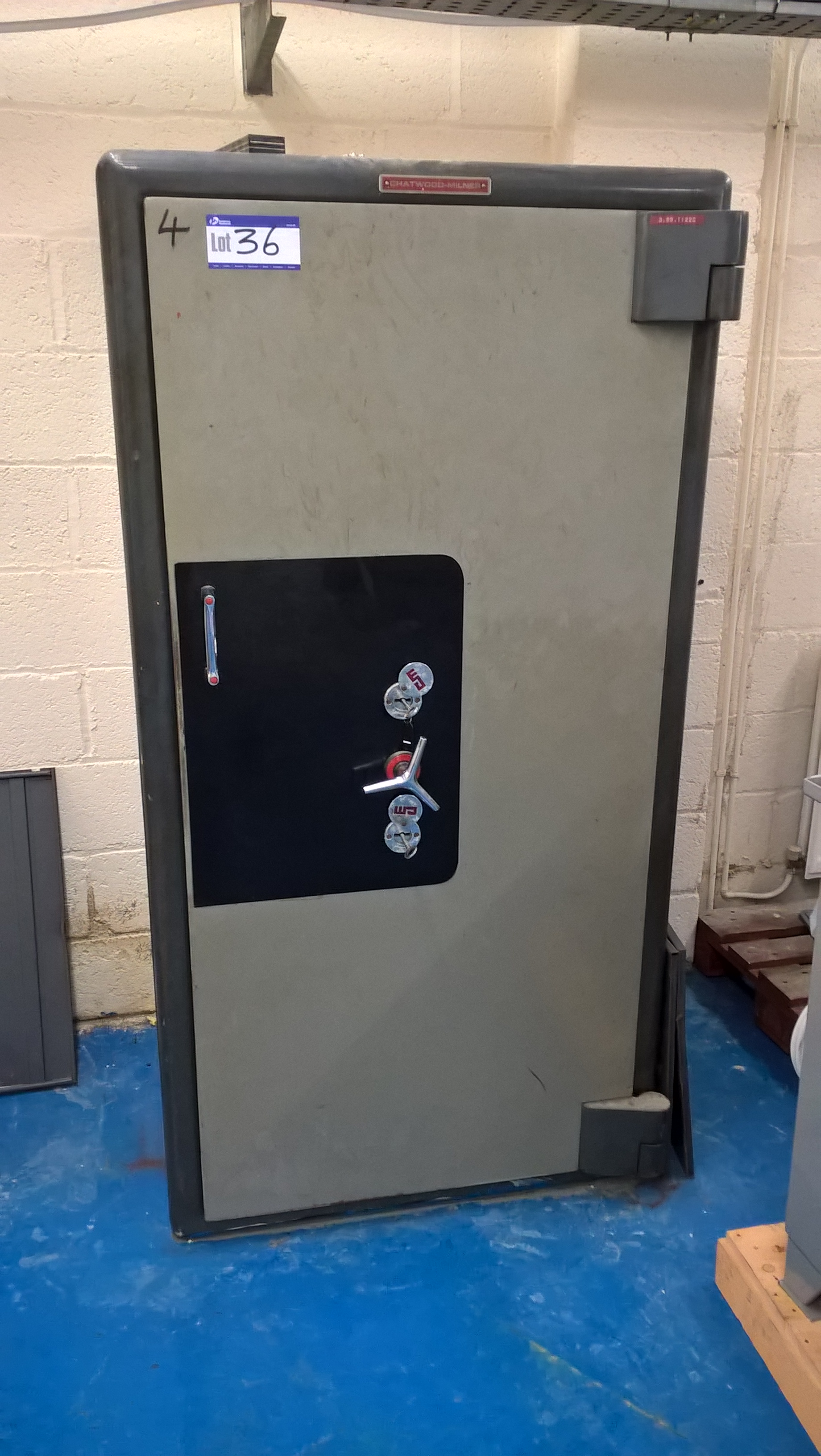 Chatwood-Milner Duplextra MK3 Safe, with time lock, approx. 1.85m high ...