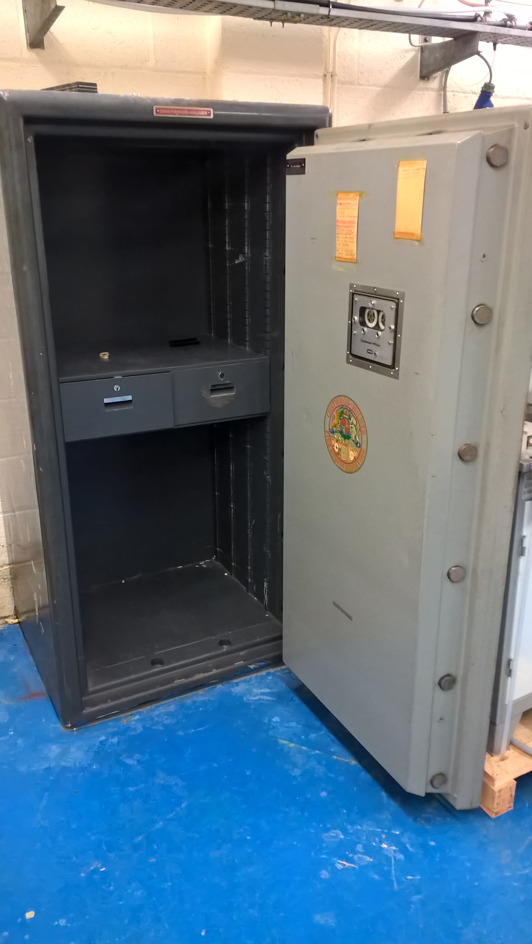 Chatwood-Milner Duplextra MK3 Safe, with time lock, approx. 1.85m high ...