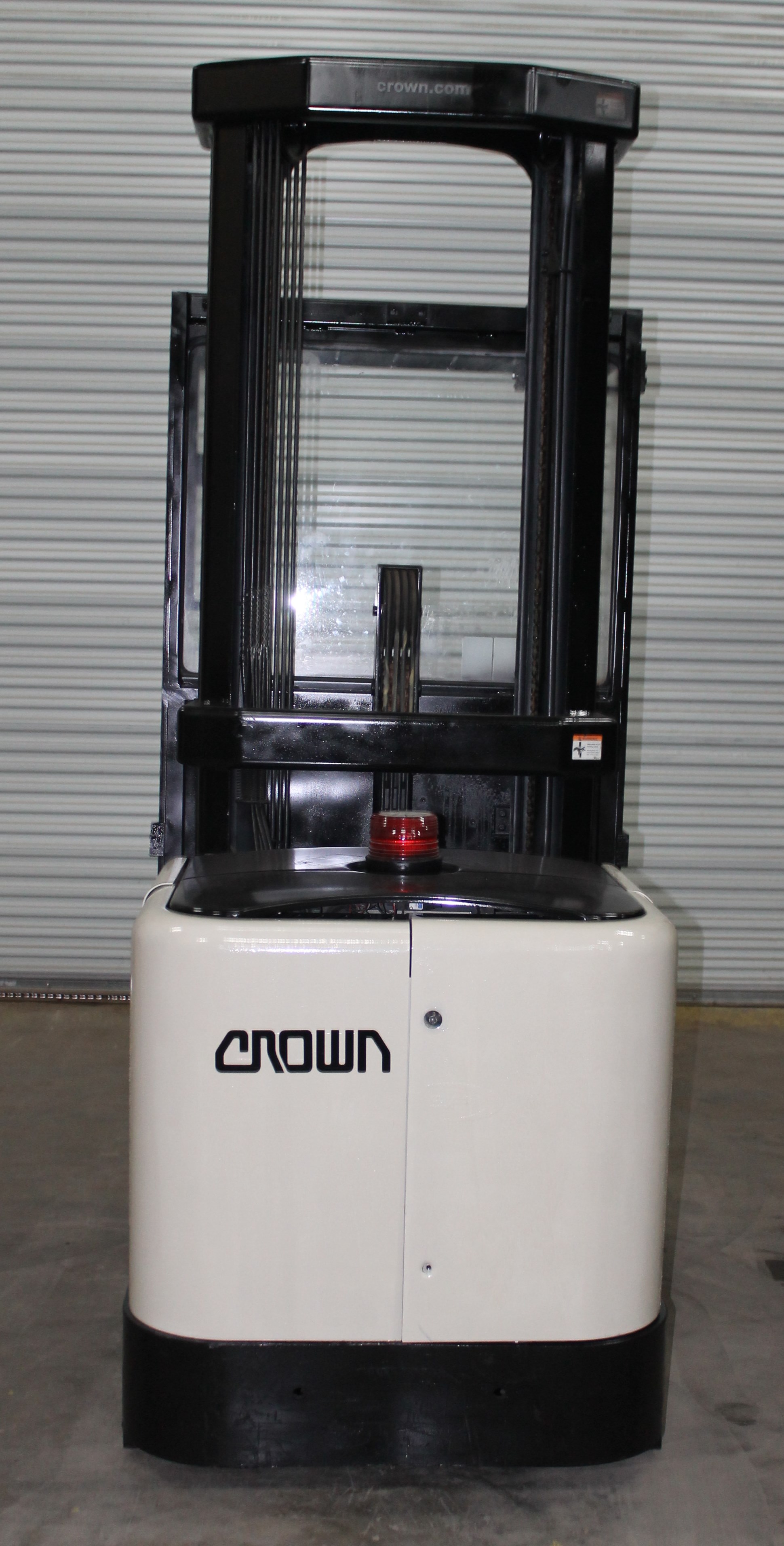 2004 CROWN SP 3200 SERIES ELECTRIC ORDER PICKER, MODEL: SP3210-00 ...