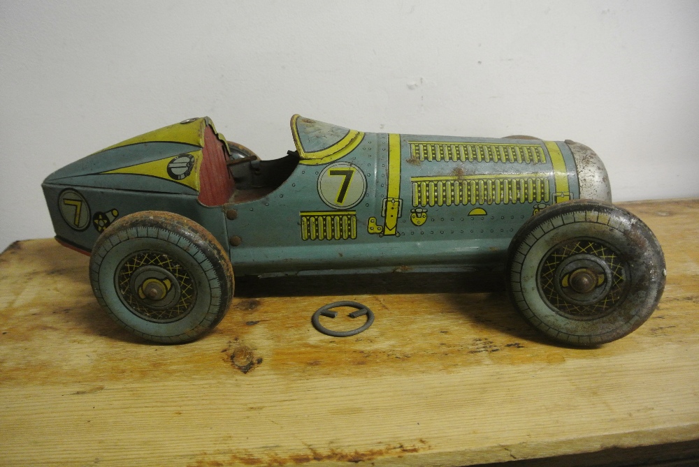 COLLECTABLES/ TOYS - A rare Mettoy (UK) 'Giant' tinplate clockwork ...