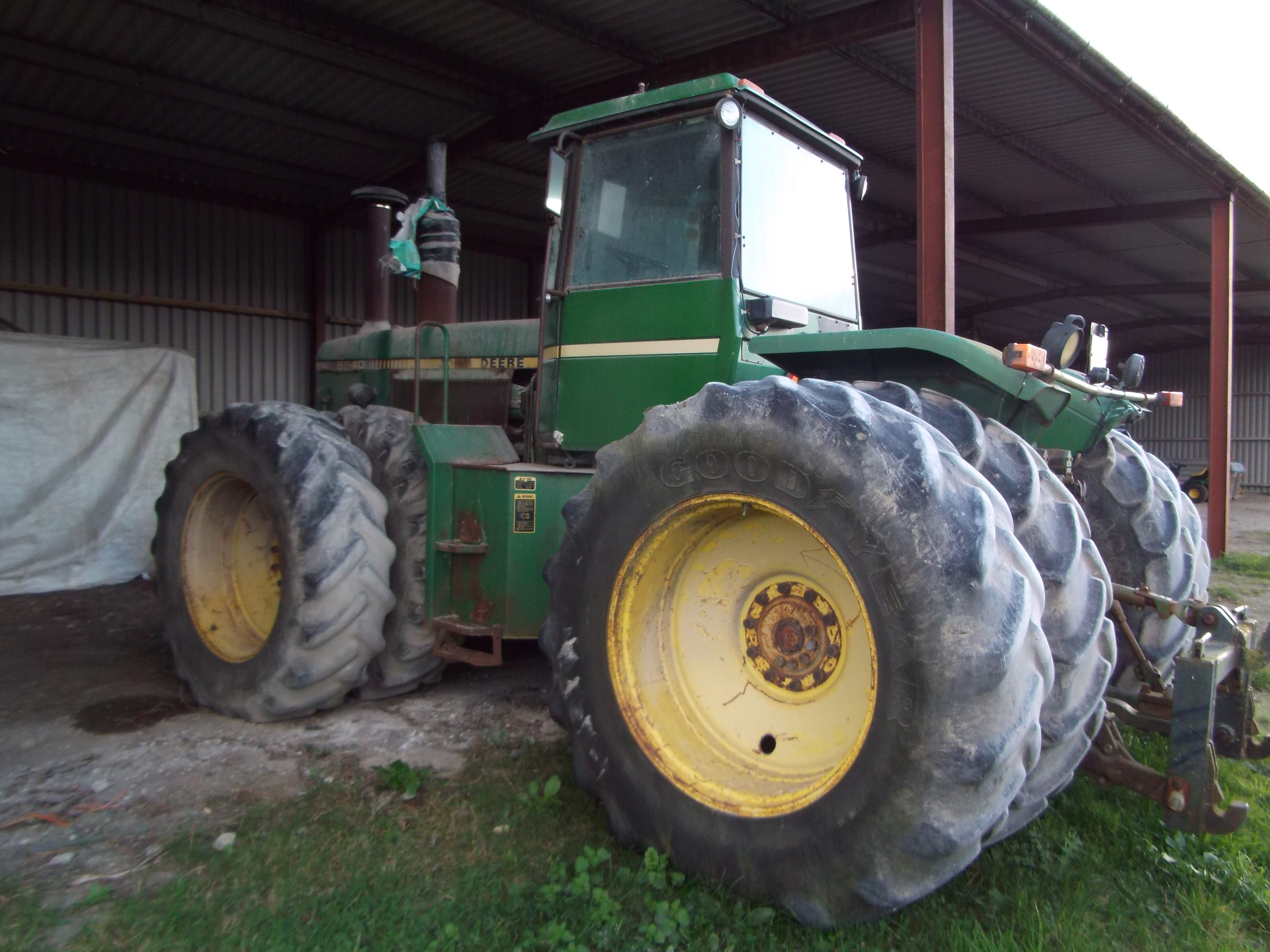 John Deere 8640 Articulated Tractor with dual wheels, 12,985 hours, Reg ...