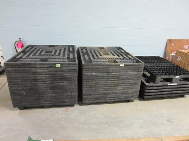 Plastic Skids 45-39”x47”; 5-40”x48