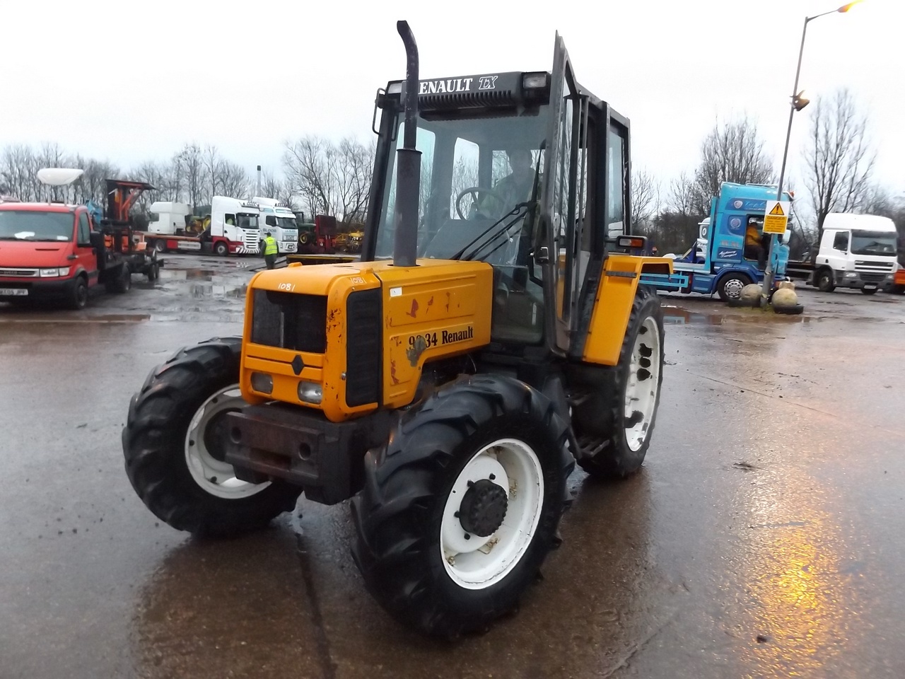 Renault 90-34 TX 4x4 Tractor. No V5