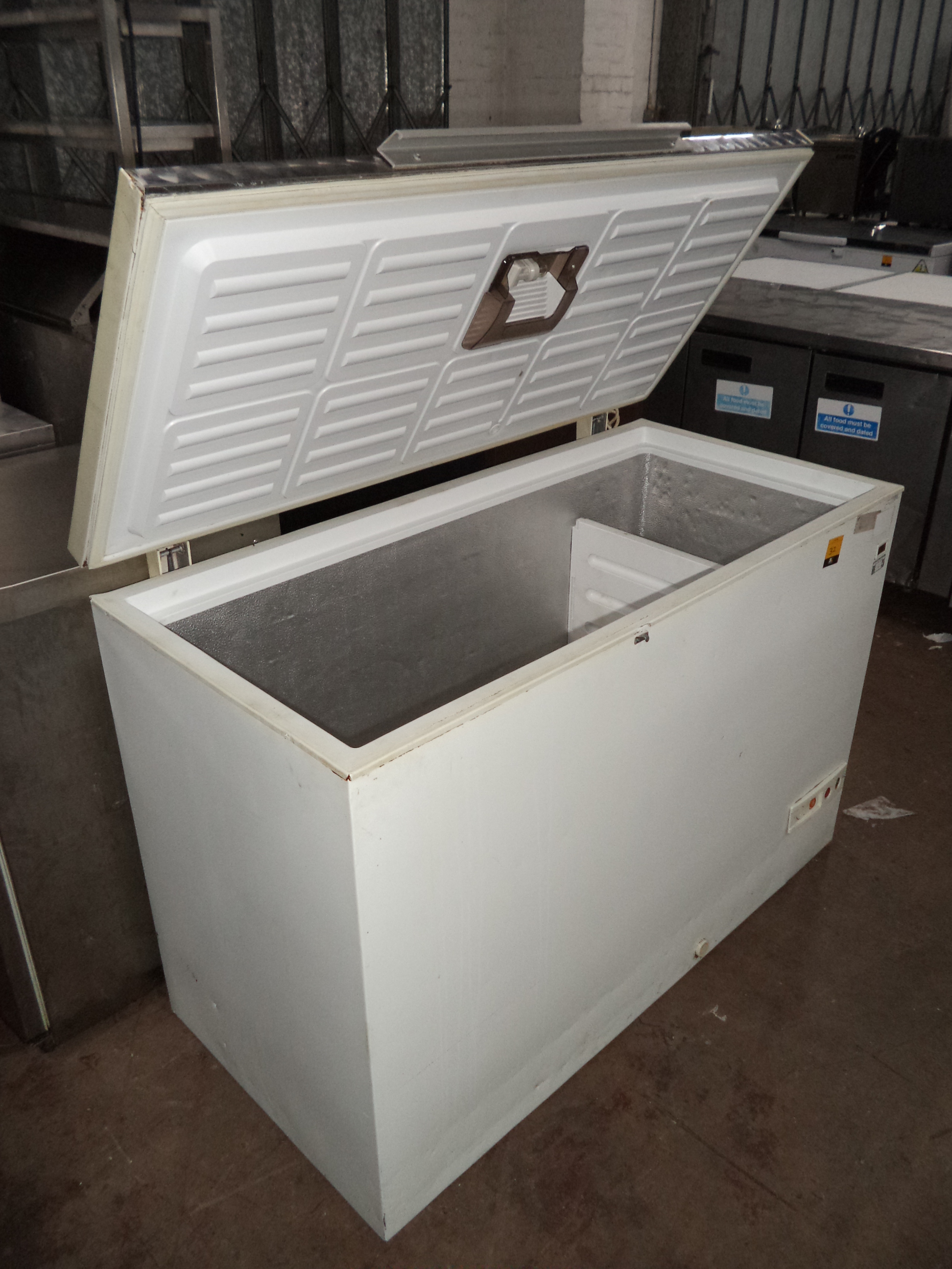 Caravell CM40 chest freezer with stainless steel lid, circa 1300mm wide ...