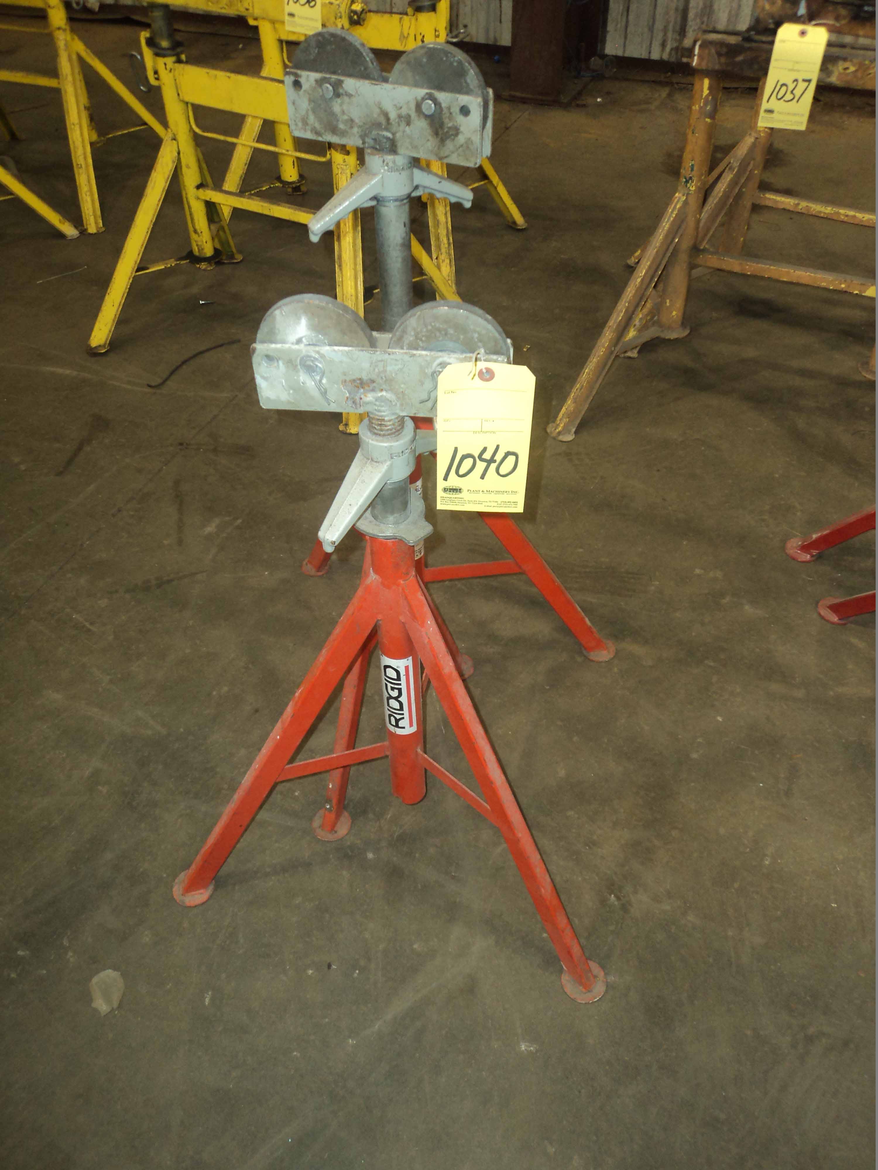 { Choice of lots: 1040, 1041 } LOT OF PIPE JACKS, RIDGID
