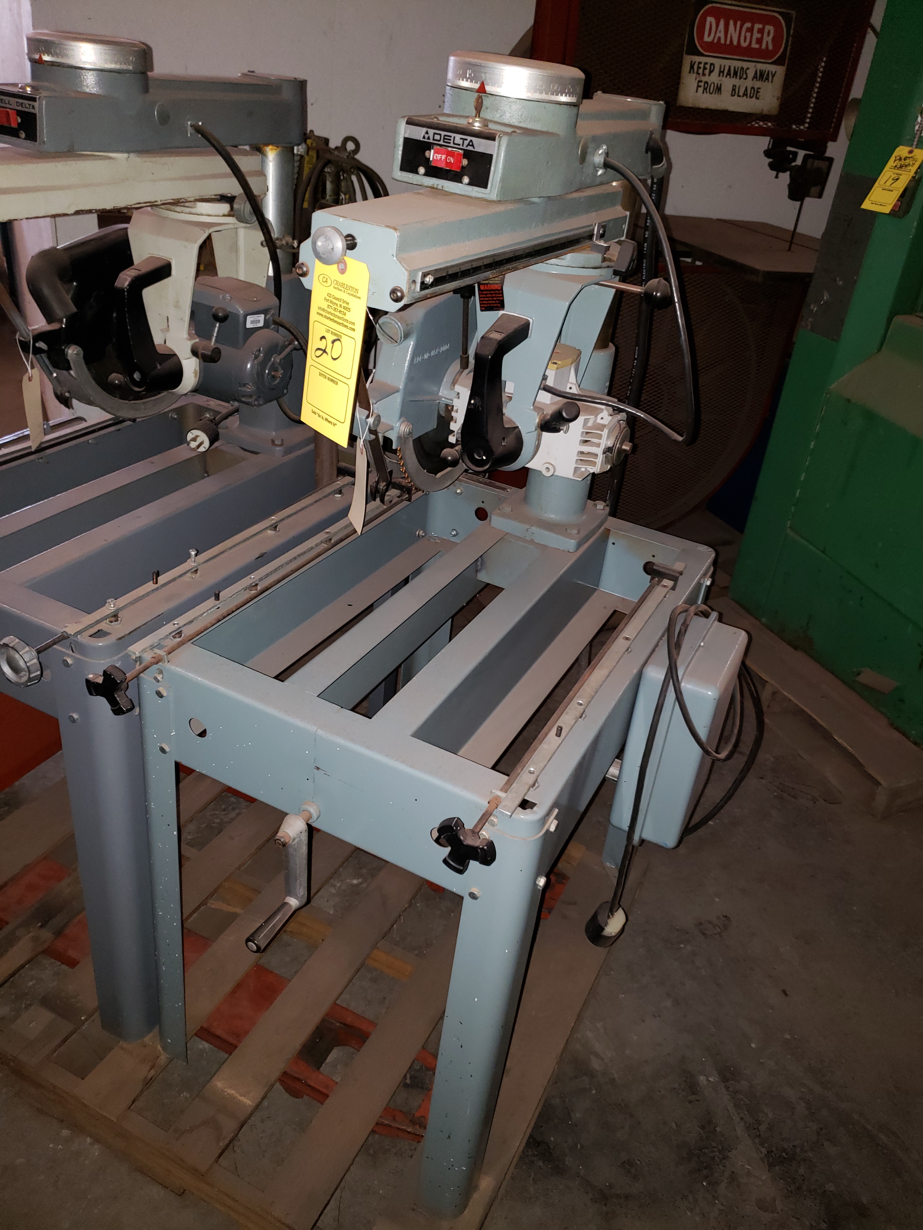 DELTA 12" RADIAL ARM SAW CAT#33-891 S#87J62453 1½HP/1PH