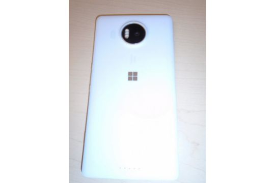 Microsoft Pureview ZEISS Cell Phone