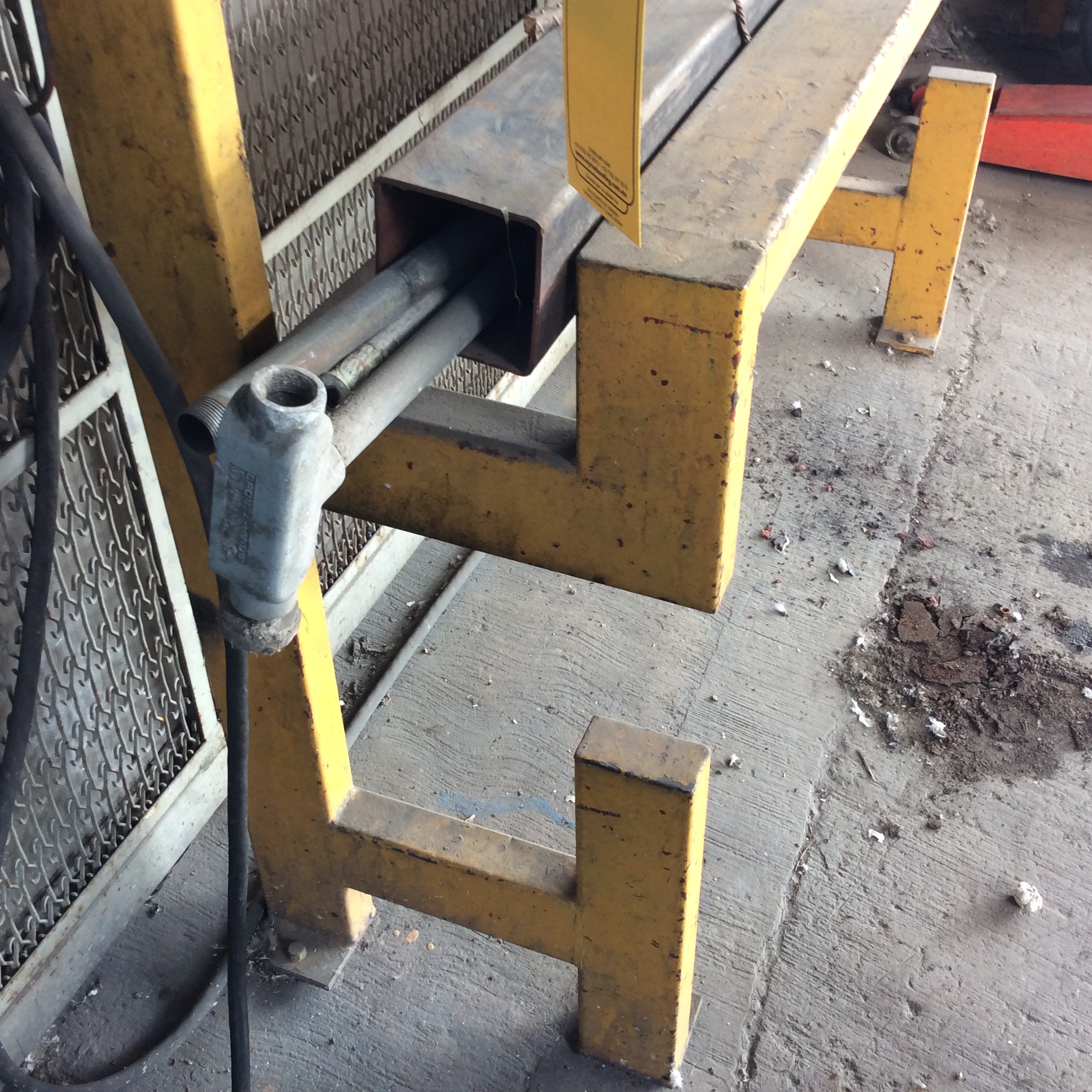 1 Rack con pedacería de PTR 4 pulgadas, redondo y tubos varios ...