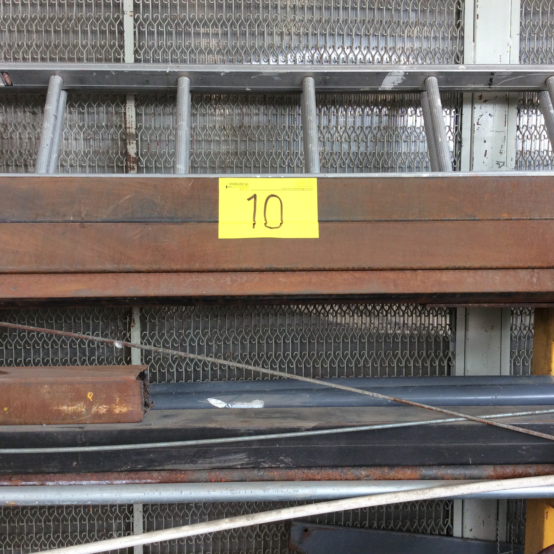 1 Rack con pedacería de PTR 4 pulgadas, redondo y tubos varios ...