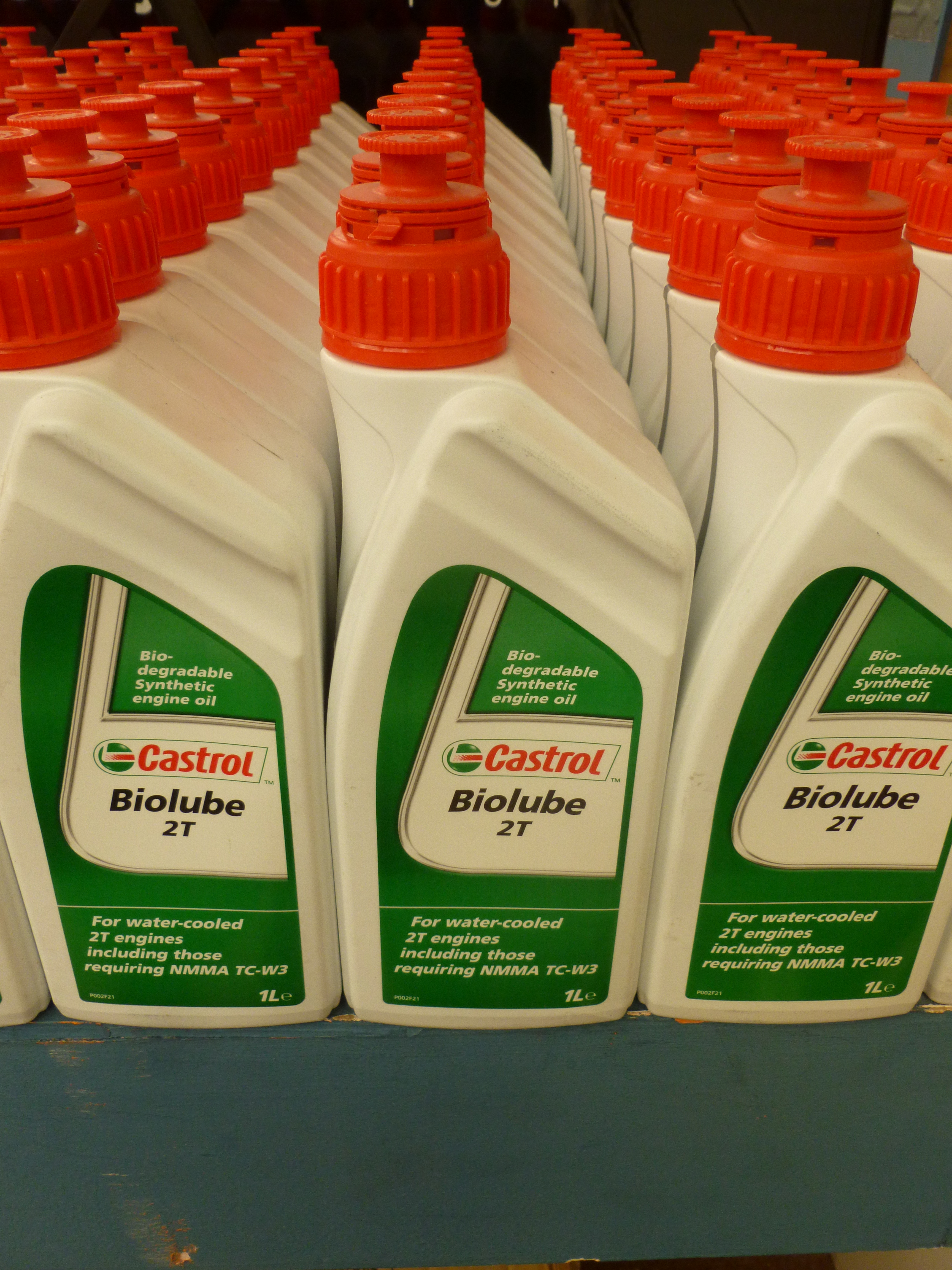 10x 1 litre Bottles of Castrol Bio Lube 2T, for water cooled 2T engines ...