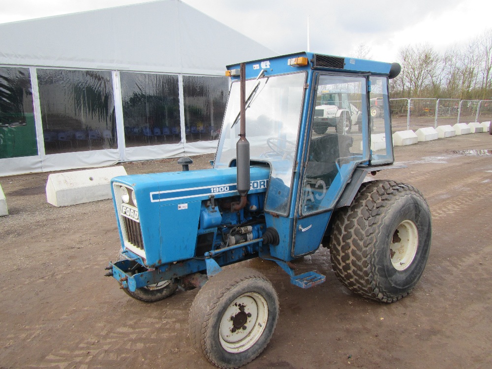 Ford 1900 4wd Tractor c/w Cab