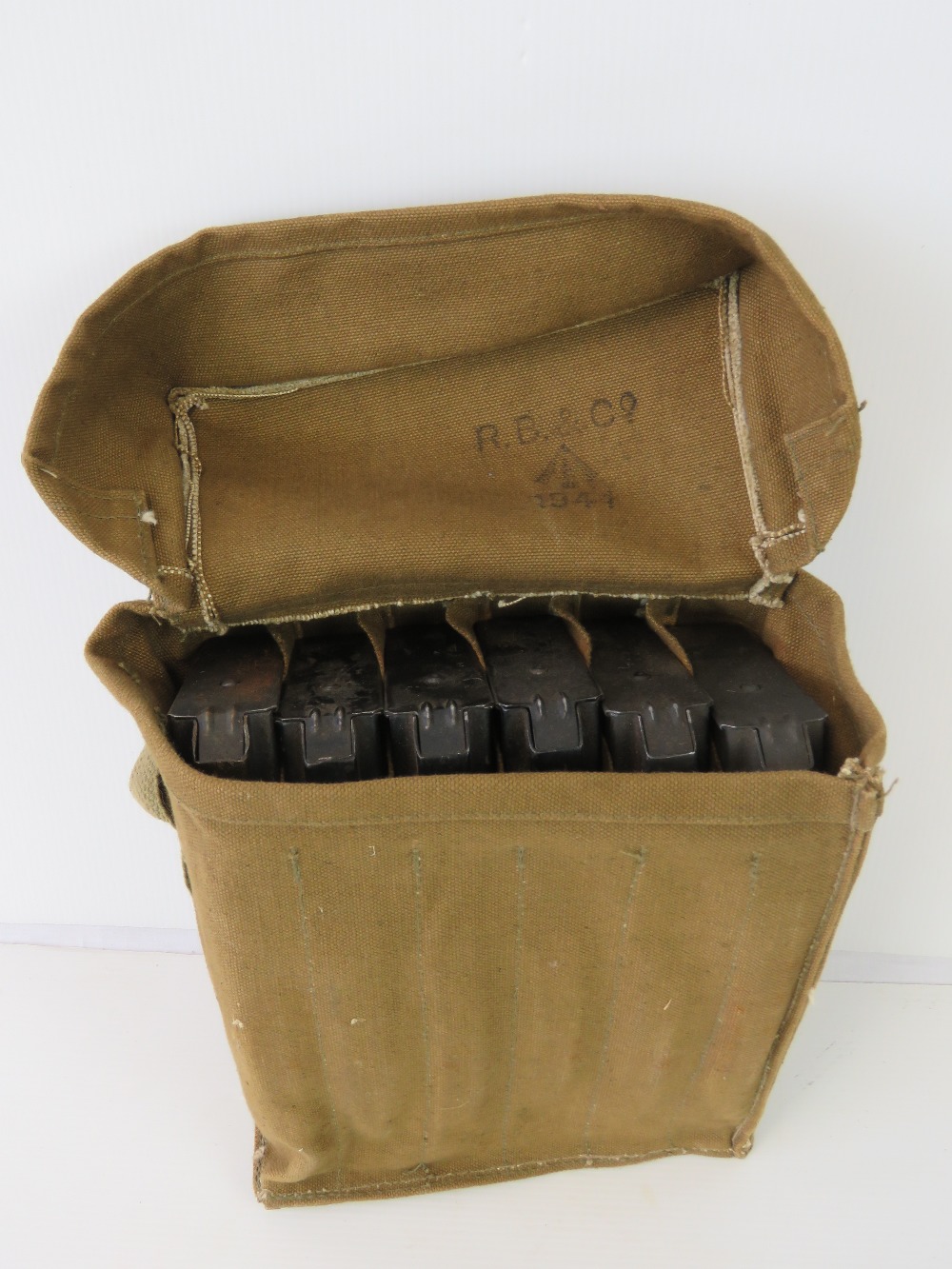 A WWII British Bren gun .303 machine gun spare magazine carry pouch ...