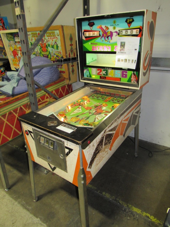 DERBY DAY CLASSIC WILLIAMS PINBALL MACHINE 1967 Item is in used ...