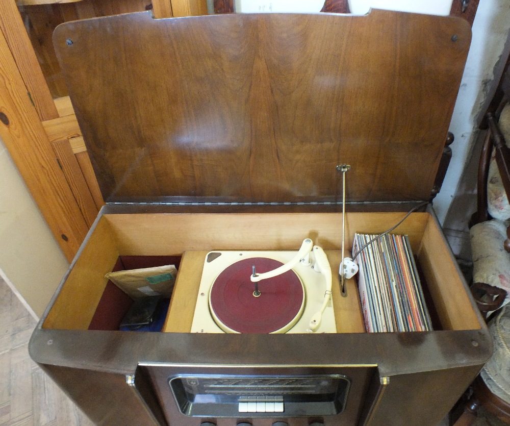 A 1950's Ferguson radiogram and records