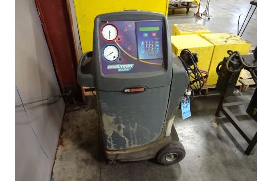 SPX ROBINAIR MODEL COOLTECH 34134Z REFRIGERANT MACHINE