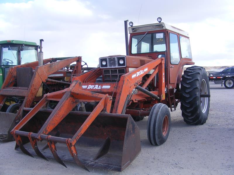 IH 1466 w/3100 loader
