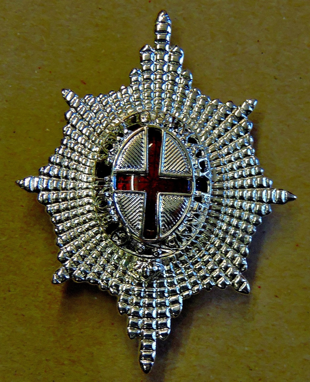 Coldstream Guards Officers cap badge (White metal with enamel), a ...