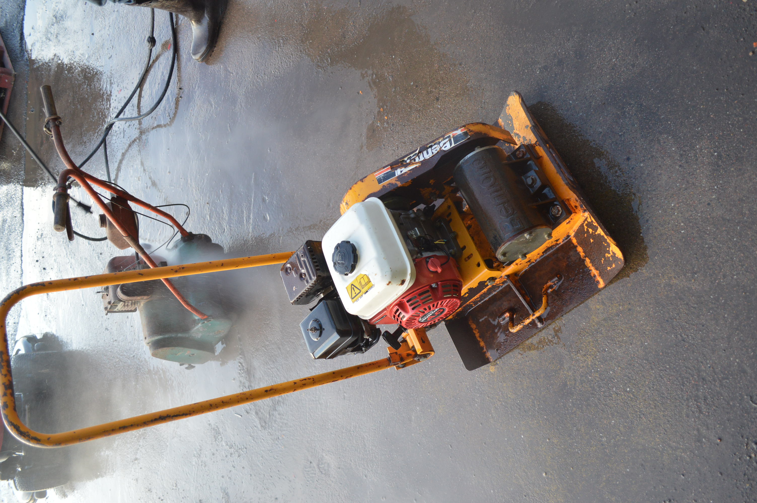 BENFORD WACKER PLATE, WITH HONDA 9.0HP ENGINE - IN WORKING ORDER *PLUS ...