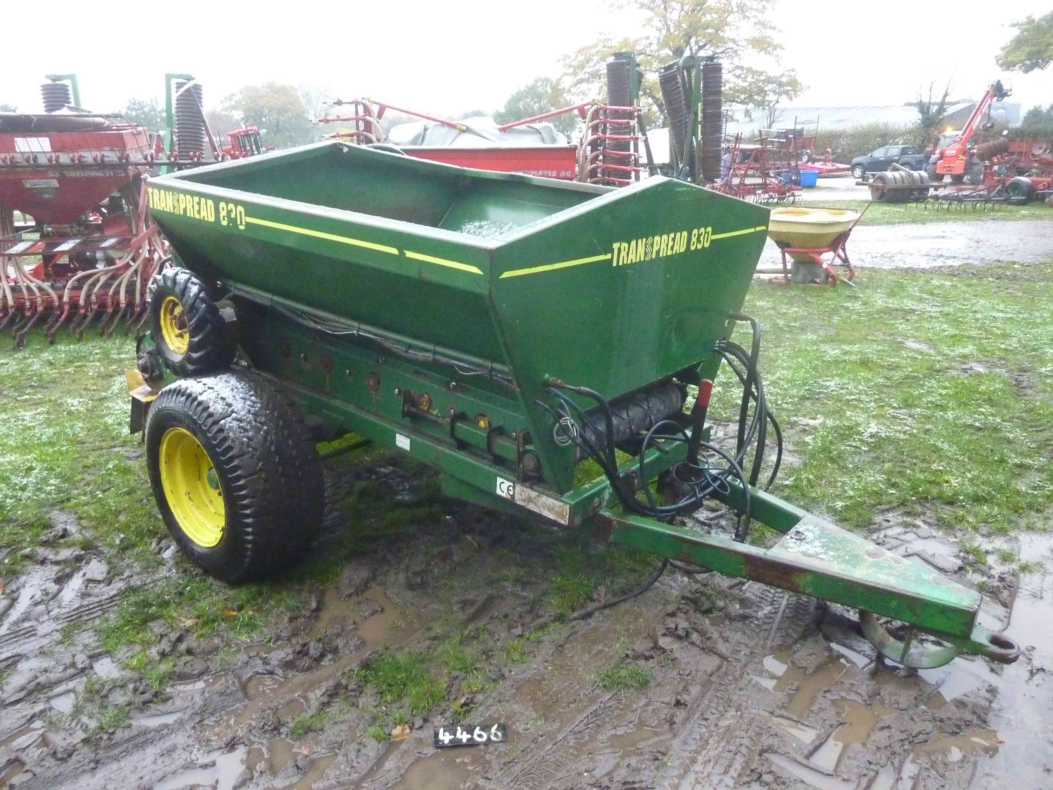 4466 Transpread 830 lime spreader