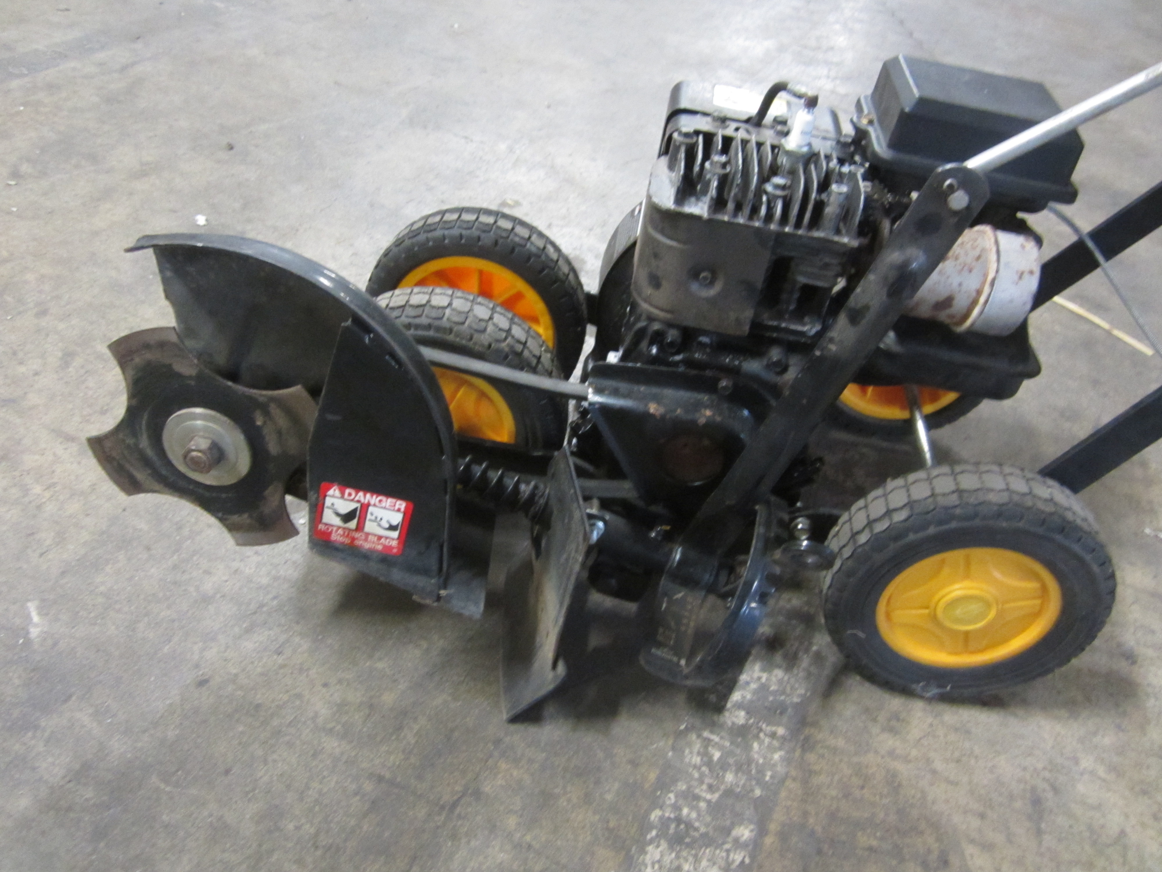 McLane Gas Powered Walk Behind Edger, 3.5 HP