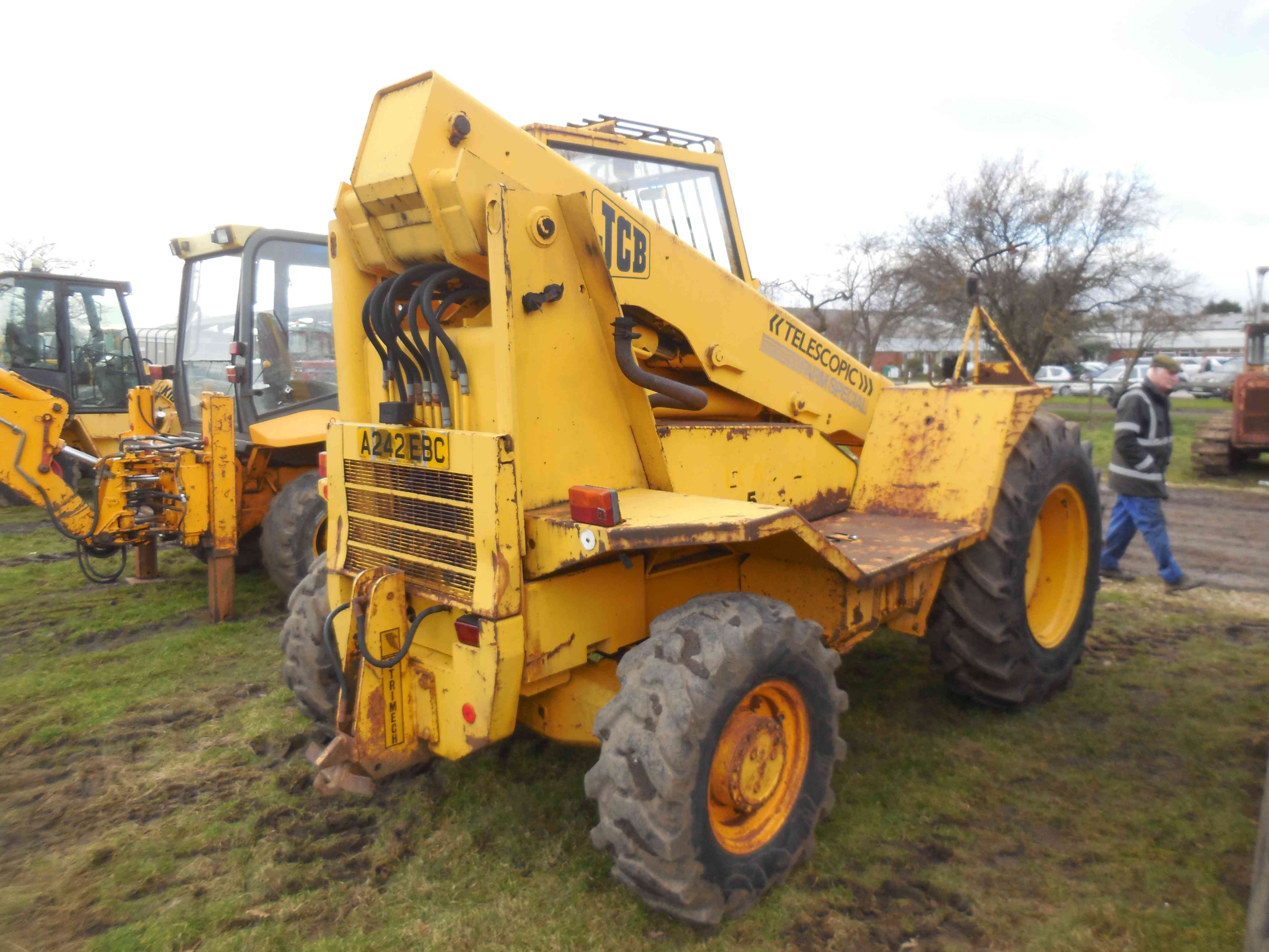 5273 JCB 520 loadall 4wd, A reg