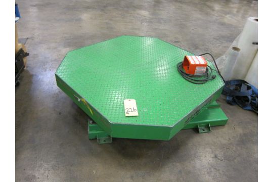 SHRINK WRAP TURNTABLE, SYNERGY 48" SQ., foot pedal control