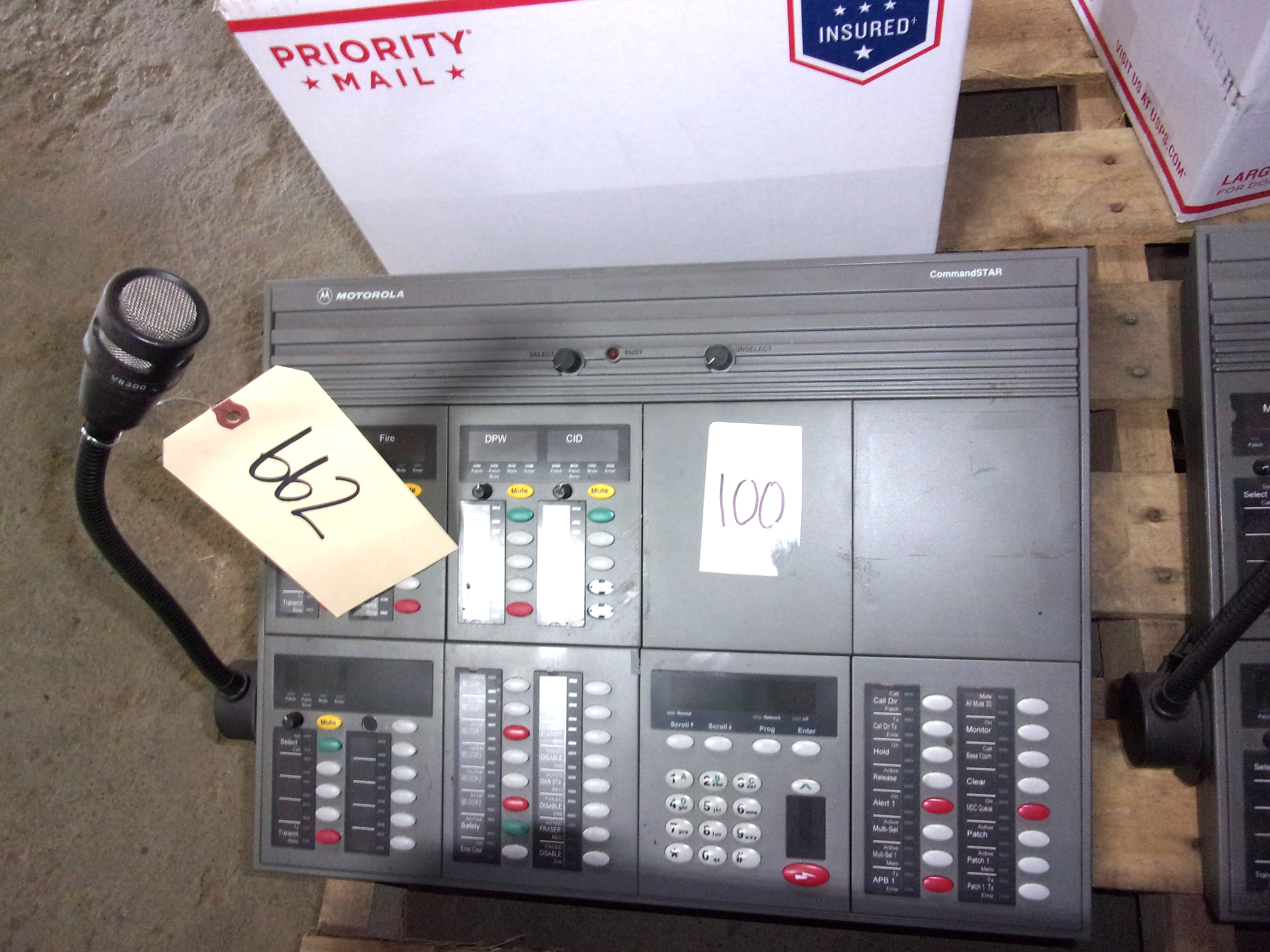 MOTOROLA COMMAND STAR DESKTOP DISPATCH CONSOLE WITH SHURE VR300 MICROPHONE