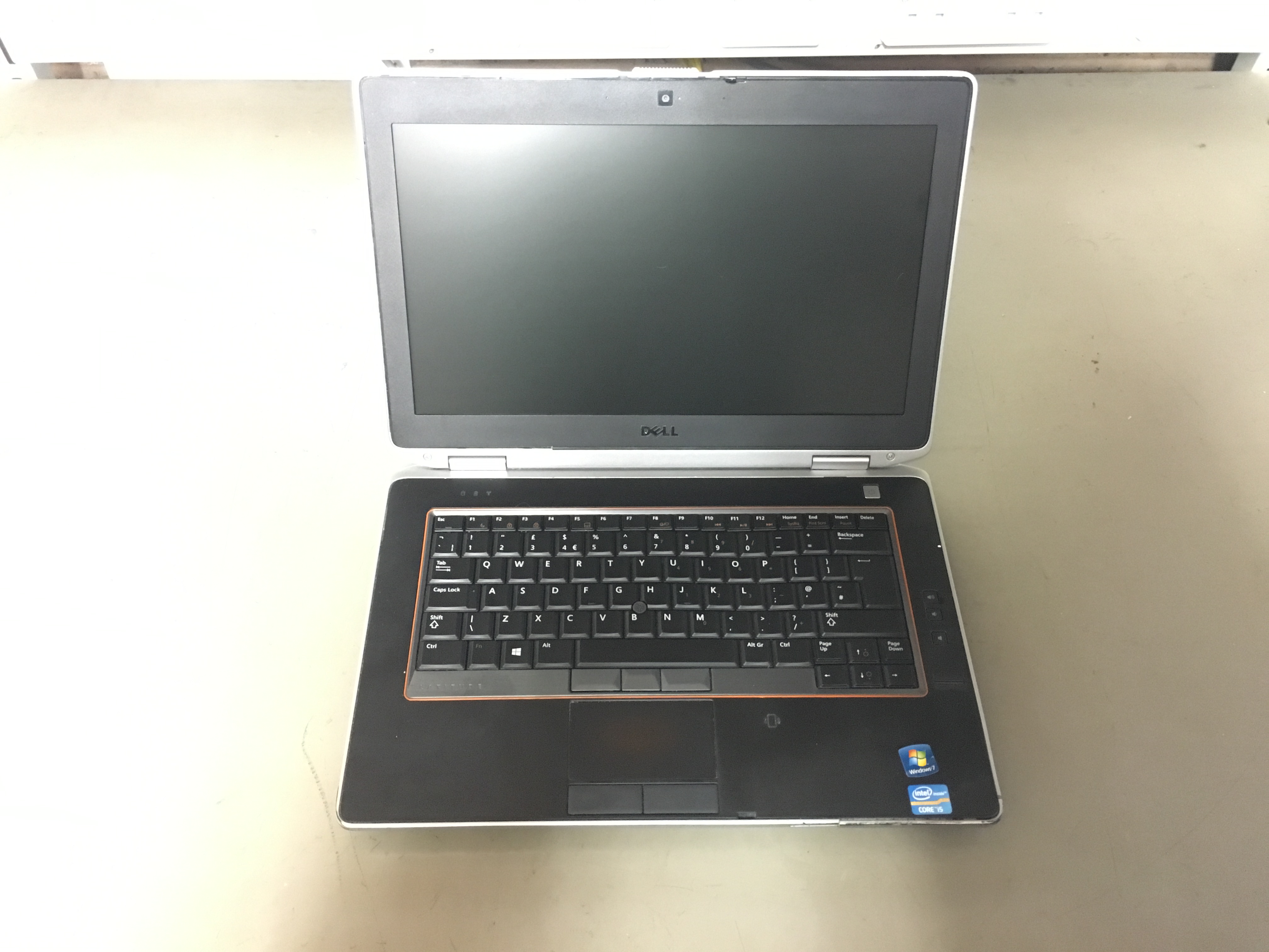 Dell P15G Intel i5 2.5Ghz, 4GB, 320GB, CD/DVD, Win 7 Pro with charger ...