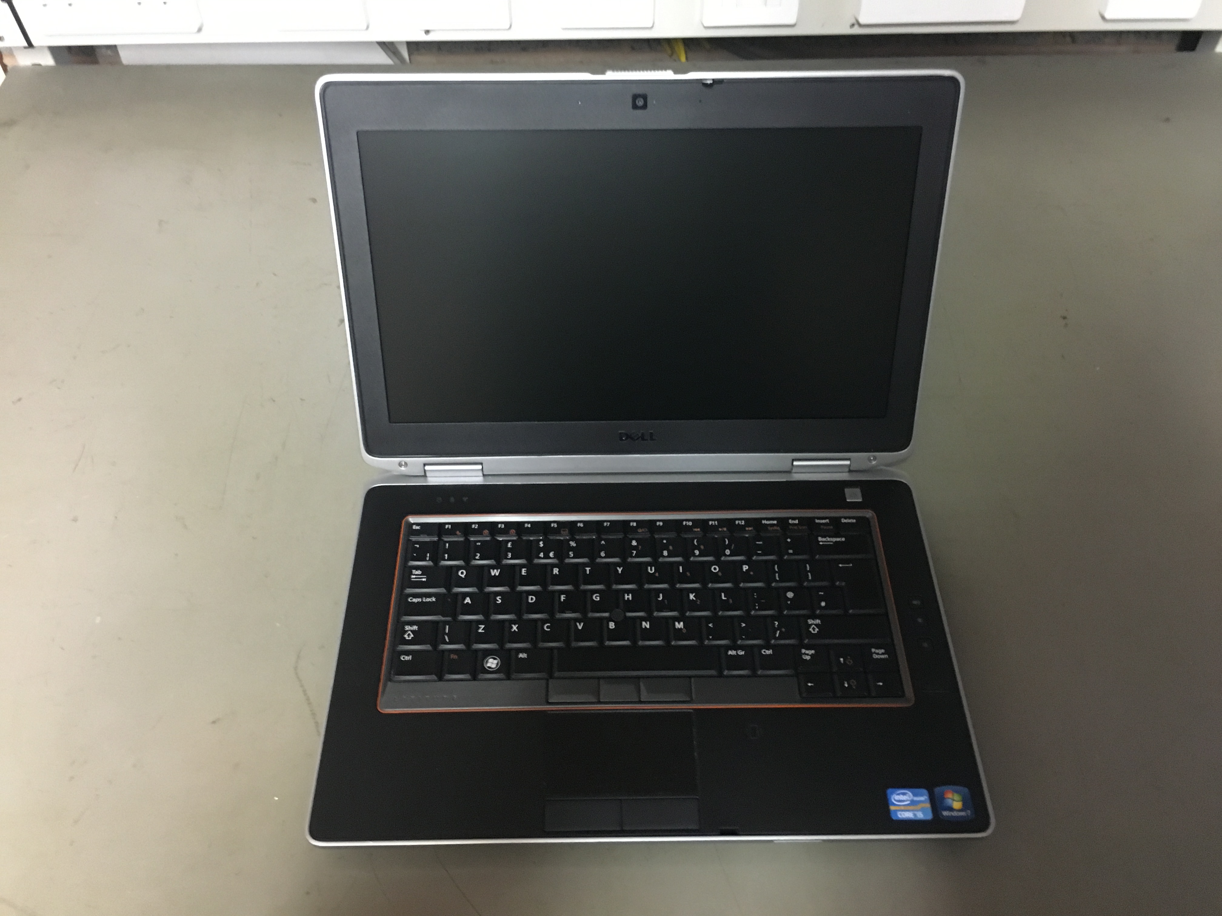 Dell P15G Intel i5 2.5Ghz, 4GB, 320GB, CD/DVD, Win 7 Pro with charger ...