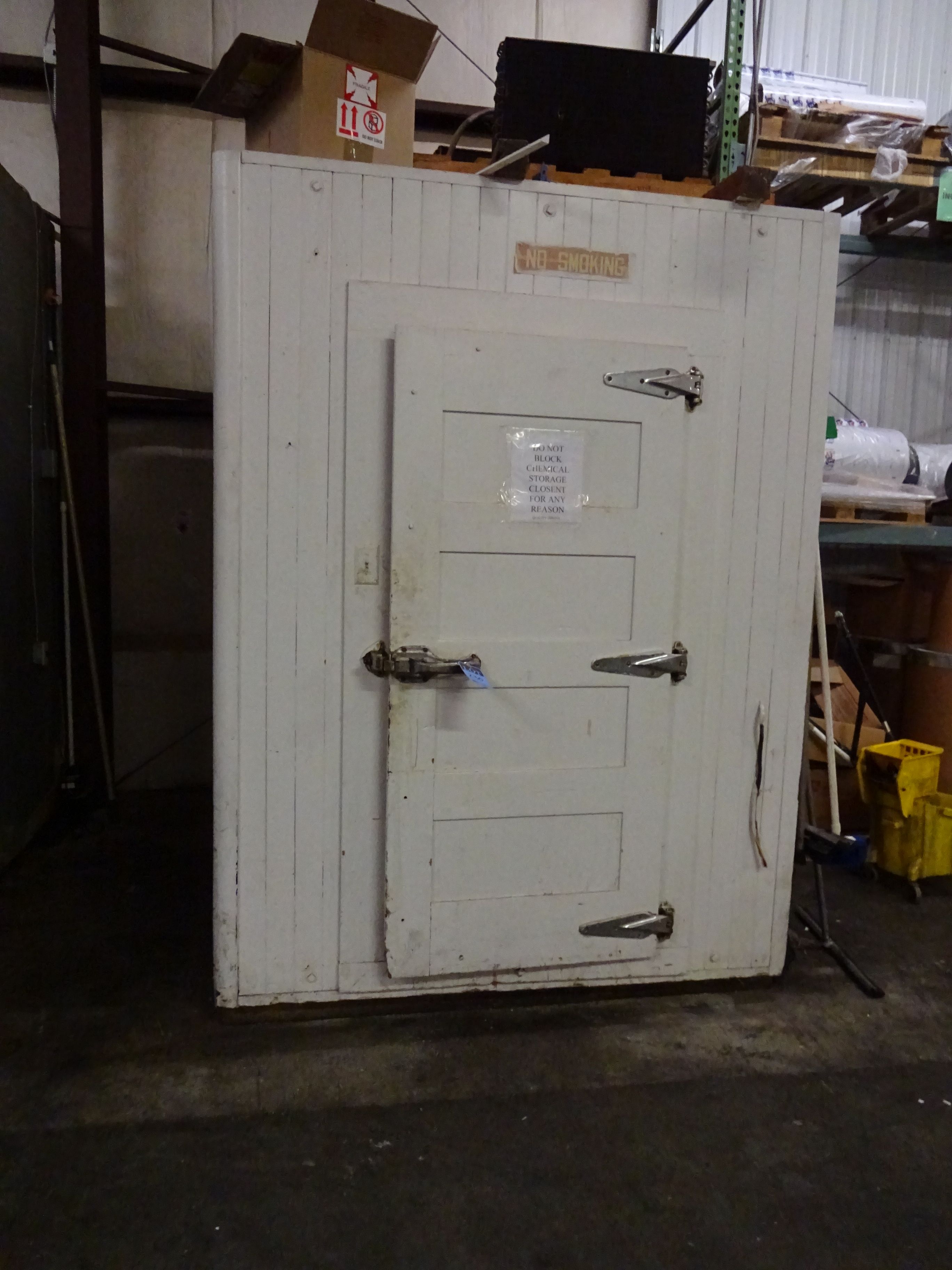 6' WIDE X 10' DEEP X 8' HIGH ANTIQUE WOOD WALK IN COOLER W/ COMPRESSOR