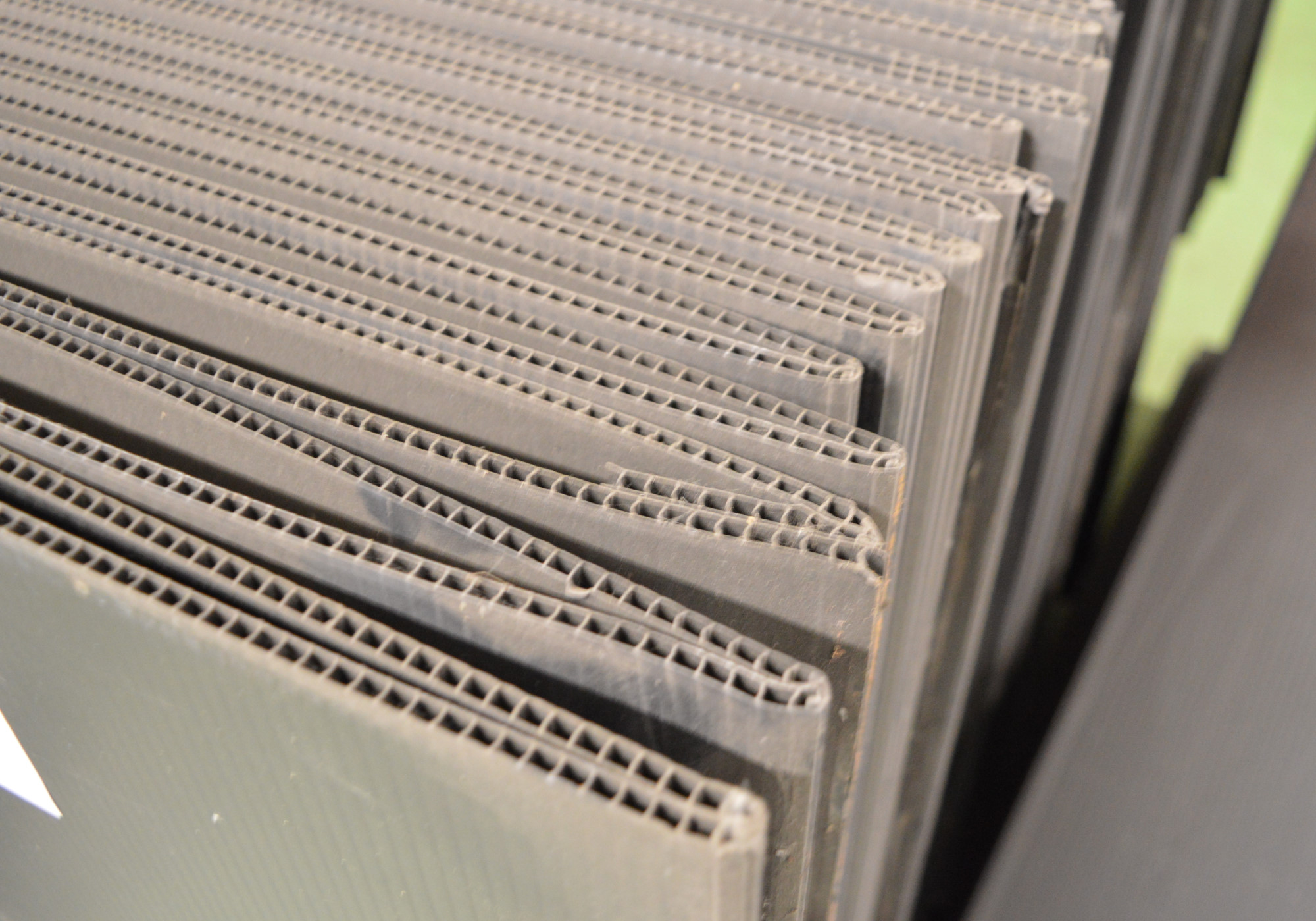 Plastic Tri-Walls + Lids Plastic Tri-Walls Sides.