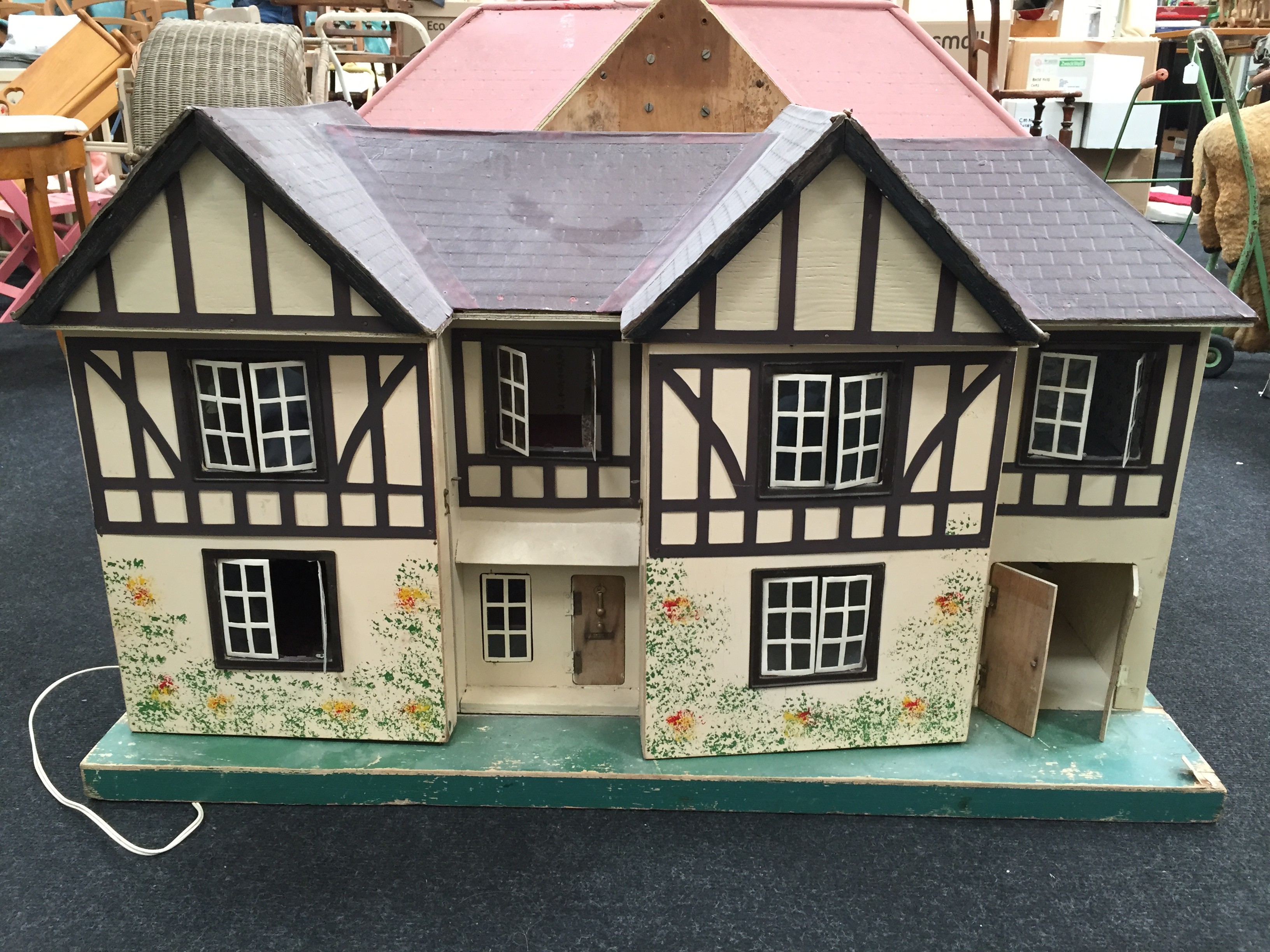 Triang doll's house No.77 with four rooms and garage, includes electric ...
