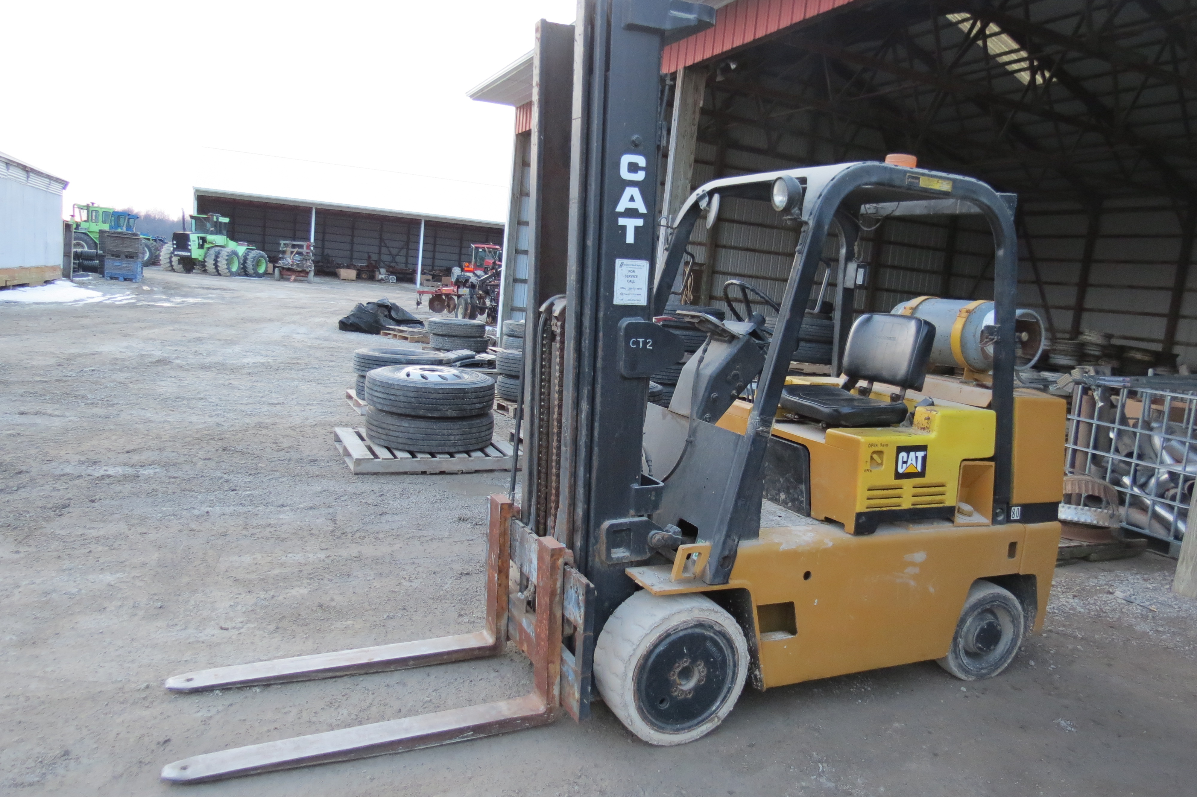Cat GC25 forklift, 5000 lb cap, 3 stage mast, solid tires, LP ...