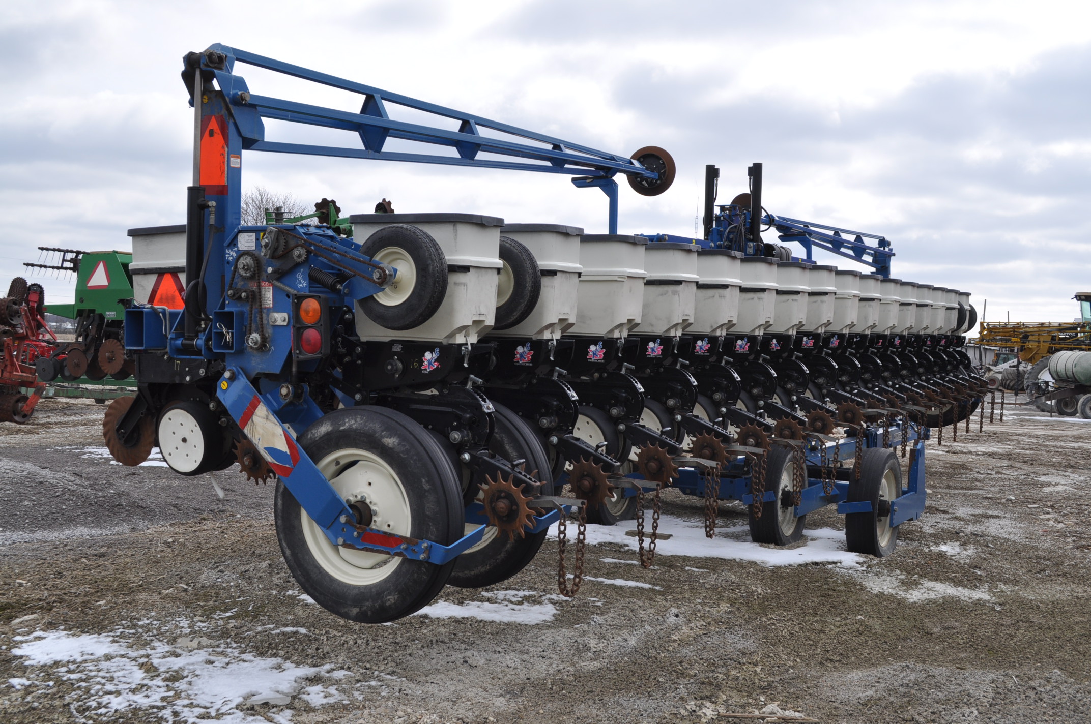 40’ Kinze 3600 16/31 row planter, No-till coulter, Martin spike closing ...